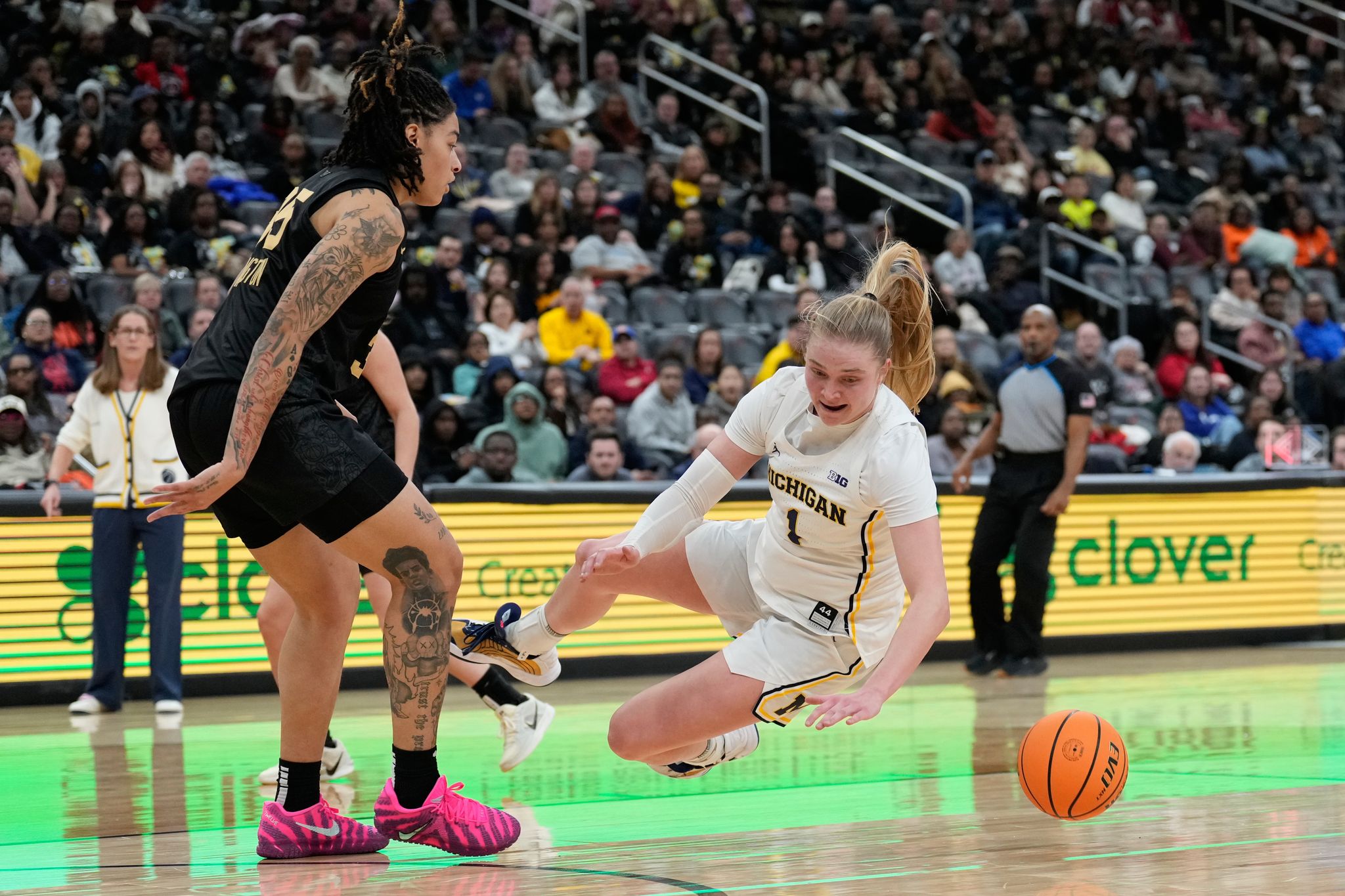 No. 5 Vanderbilt survives late surge in 72-69 win over No. 7 Michigan
