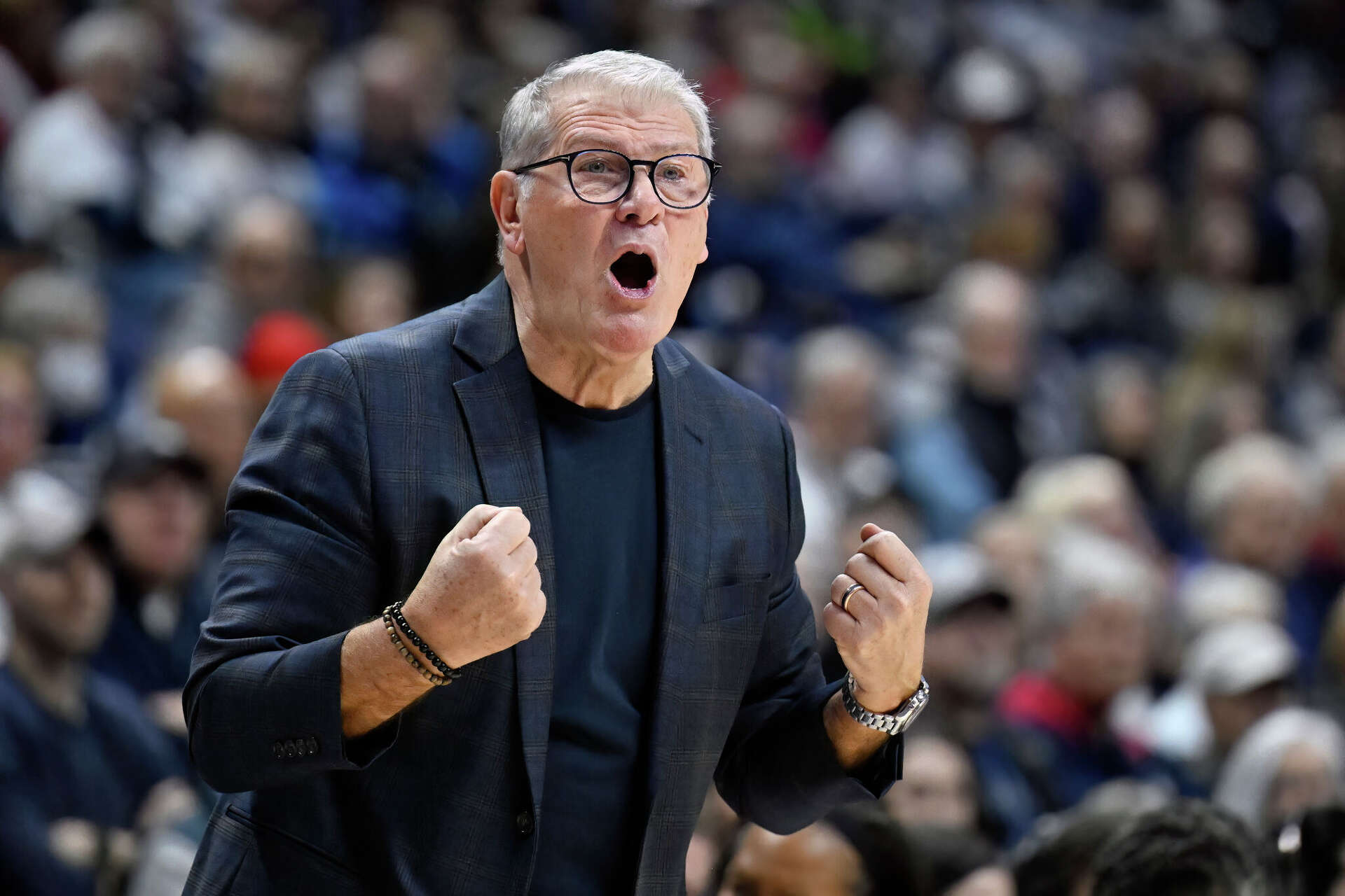 UConn's Geno Auriemma offers Pepe's after viral take on CT pizza