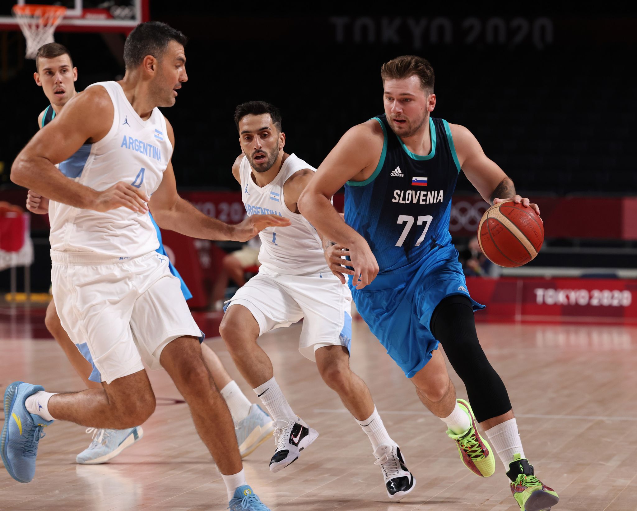 Mavs to sign Luka Doncic's former teammate Facu Campazzo