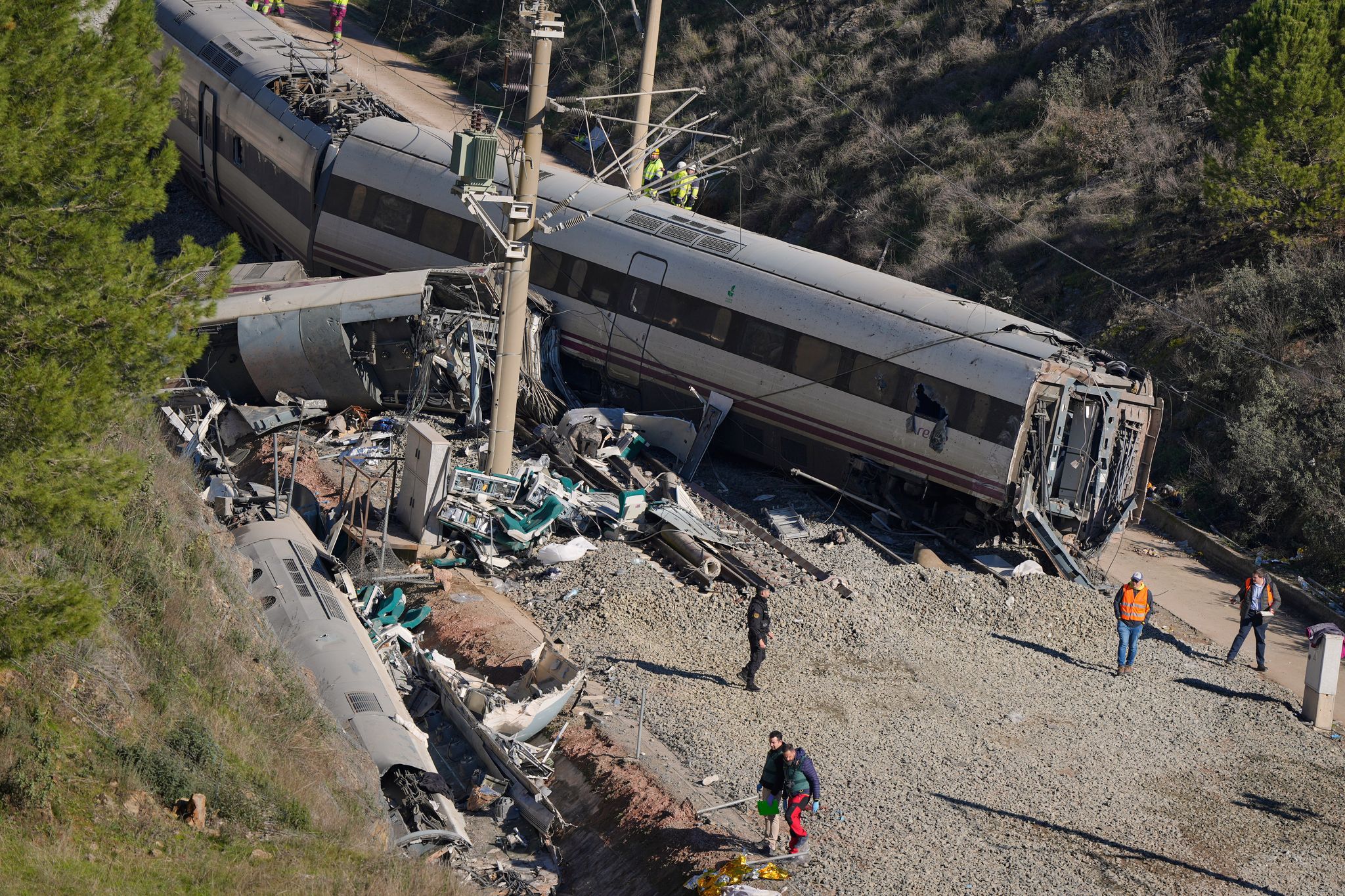 Niña de 6 años sobrevive al accidente de tren en España que mató a su ...