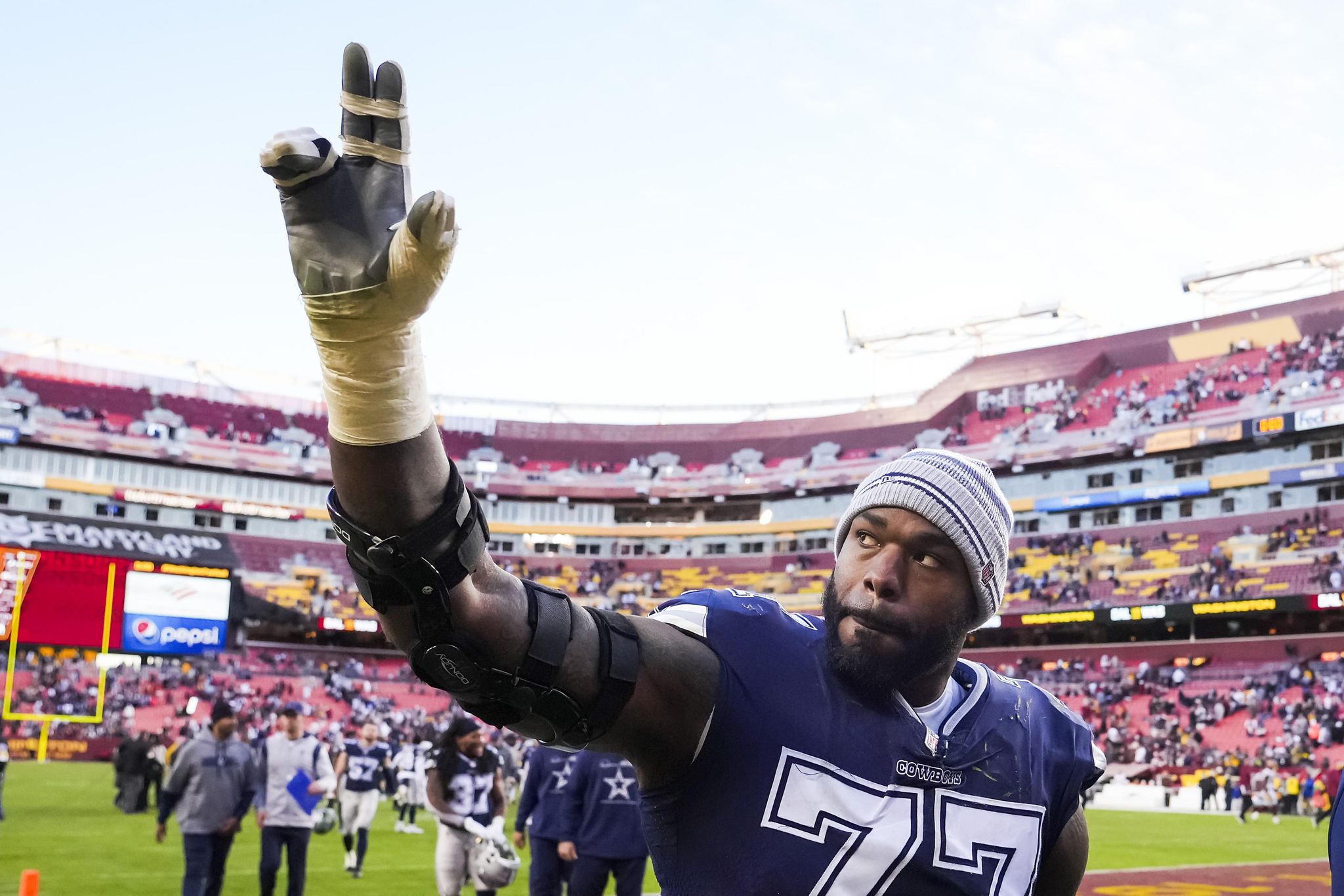 Tyron Smith bids farewell to Dallas Cowboys with heartfelt statement