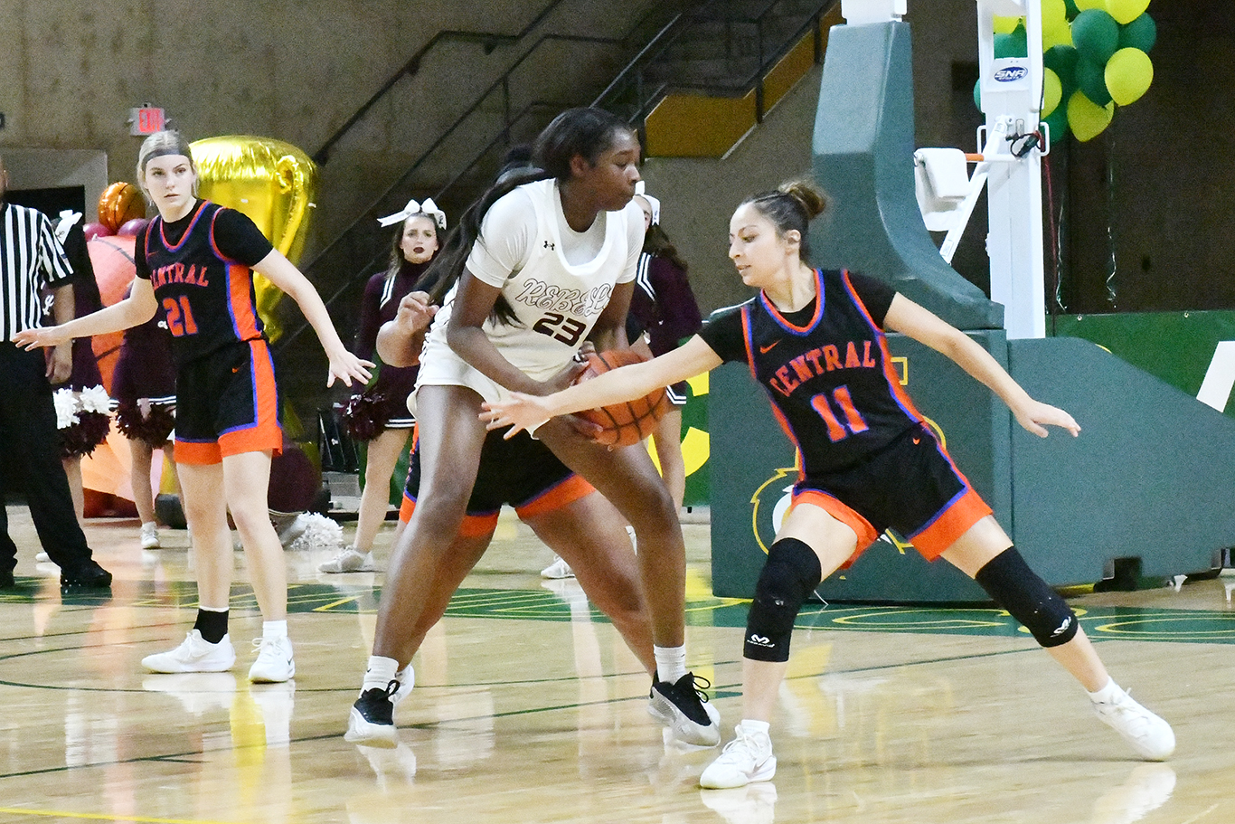 Brandon Hagel scores 2 goals to reach 25 as Lightning continue surge ...