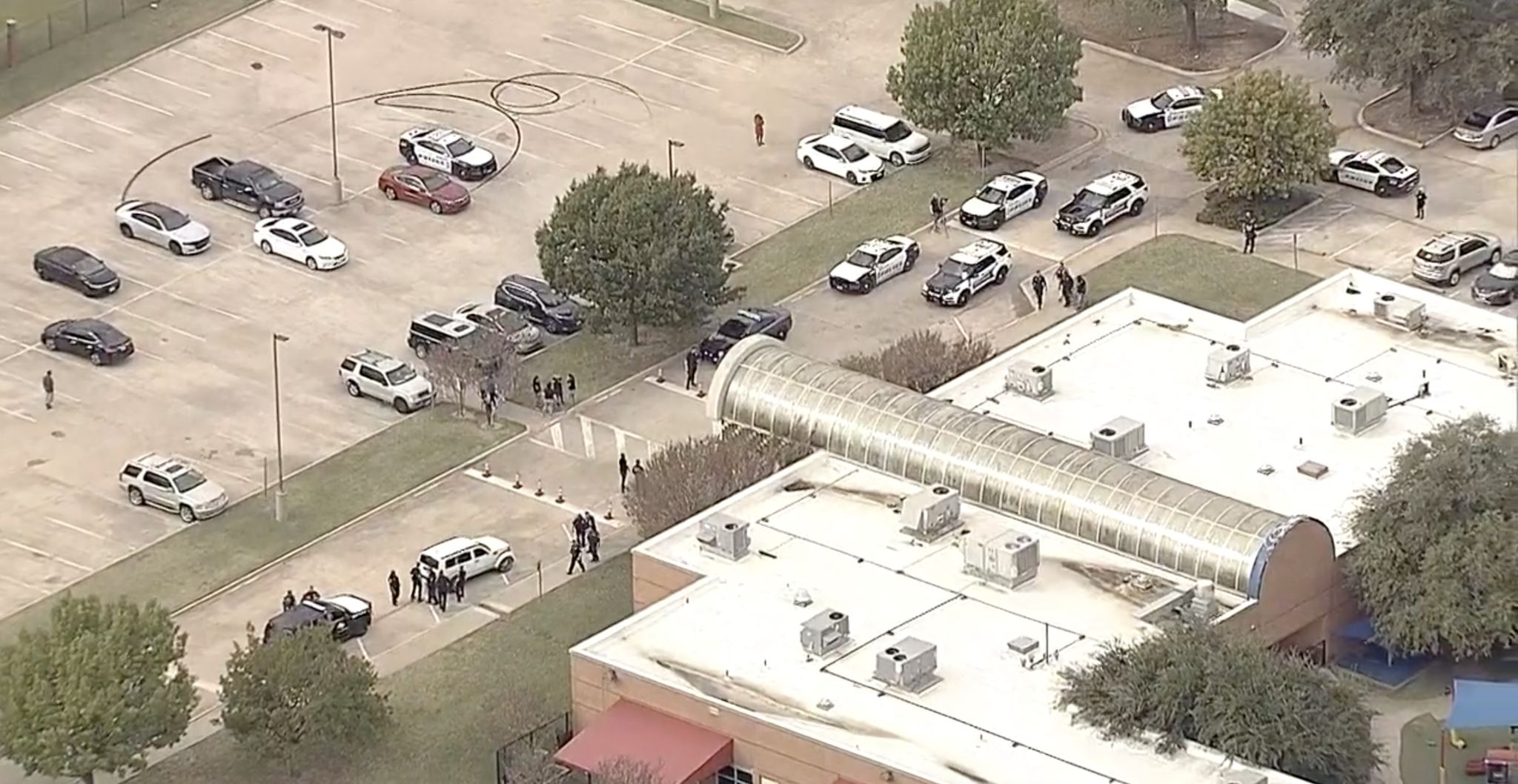 Police chase involving child in carseat ends at West Dallas school