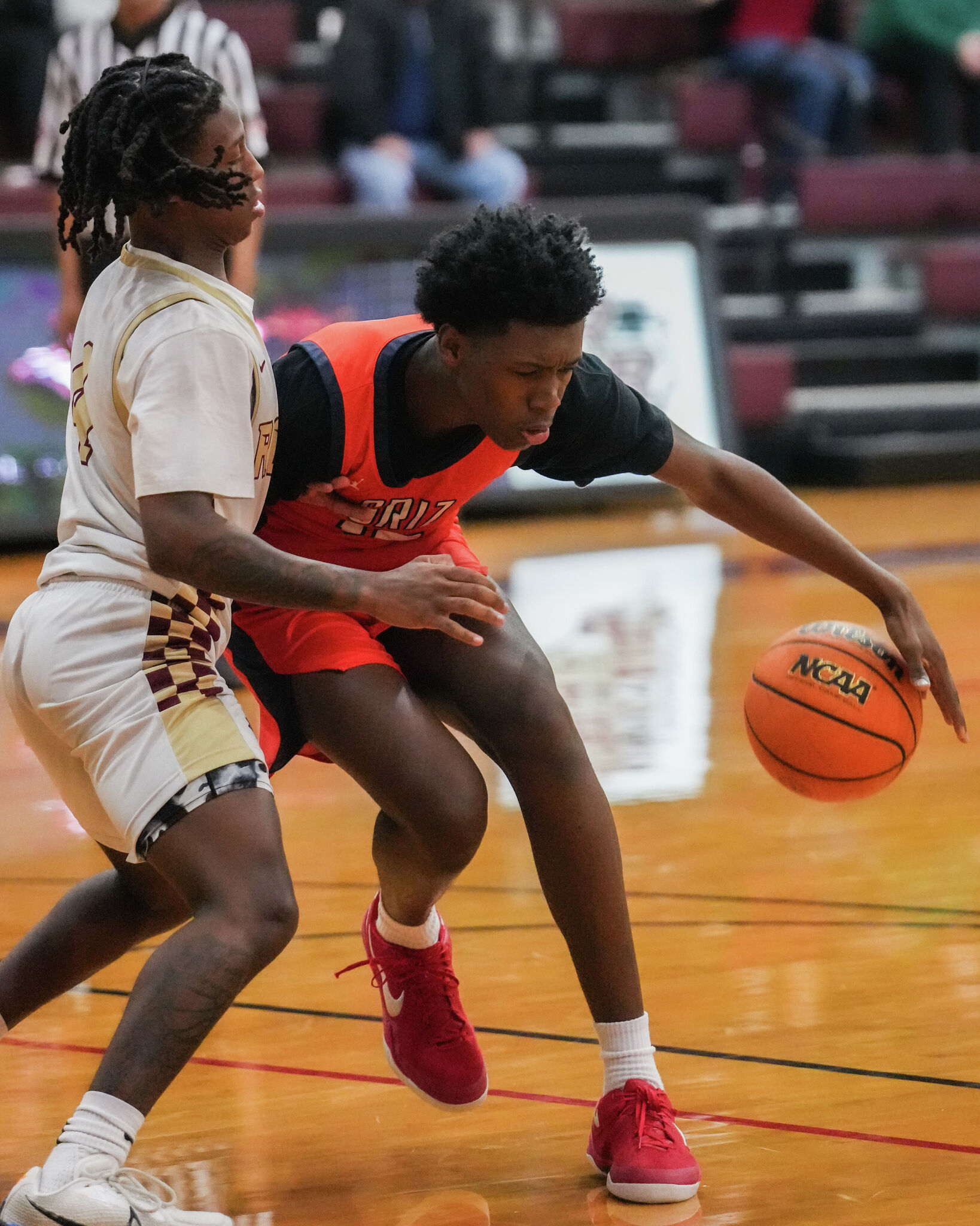 High school basketball playoffs: Leander Glenn wins, Wimbreley loses