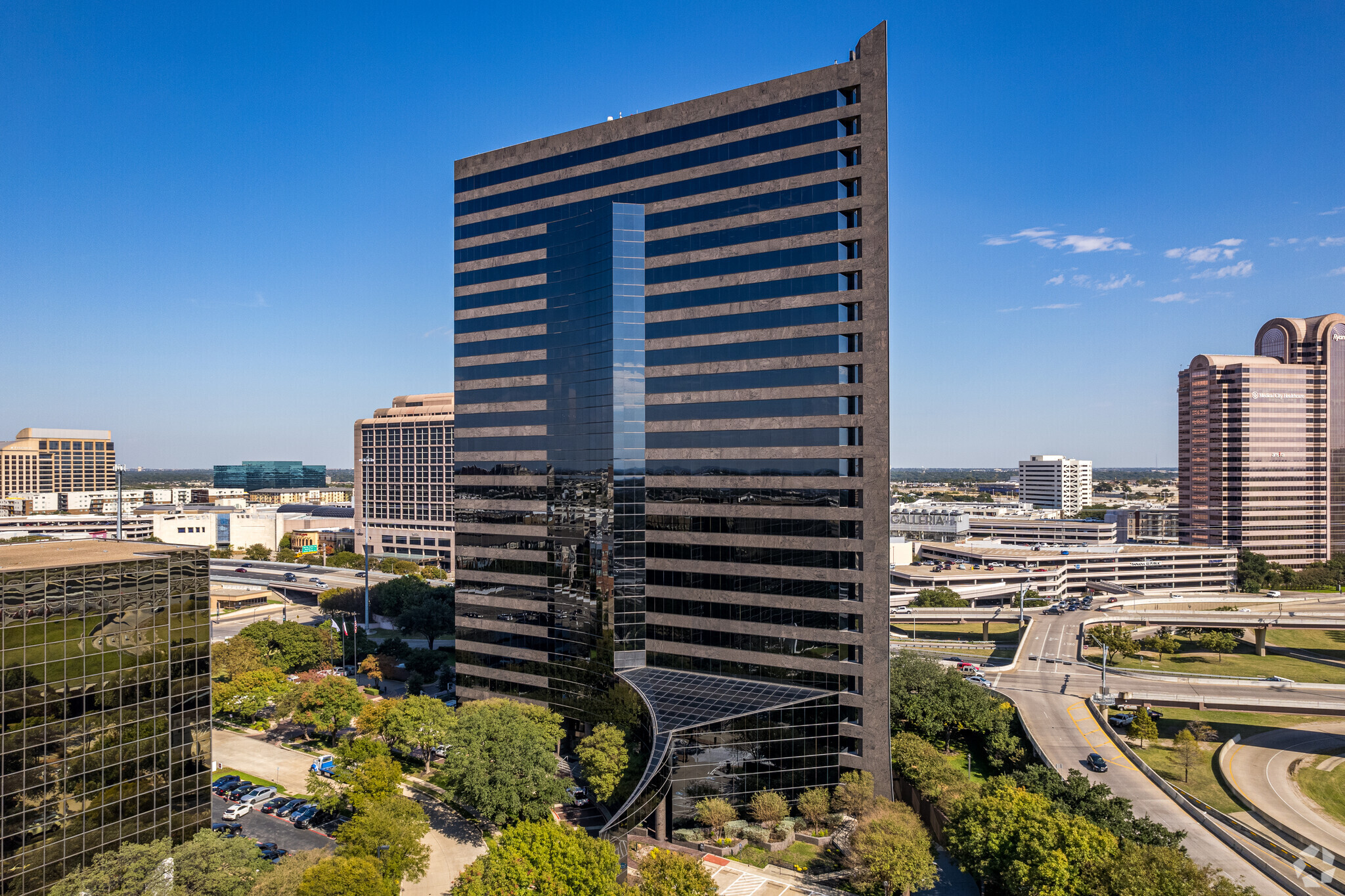 24-story Dallas North Tollway tower gets new owner
