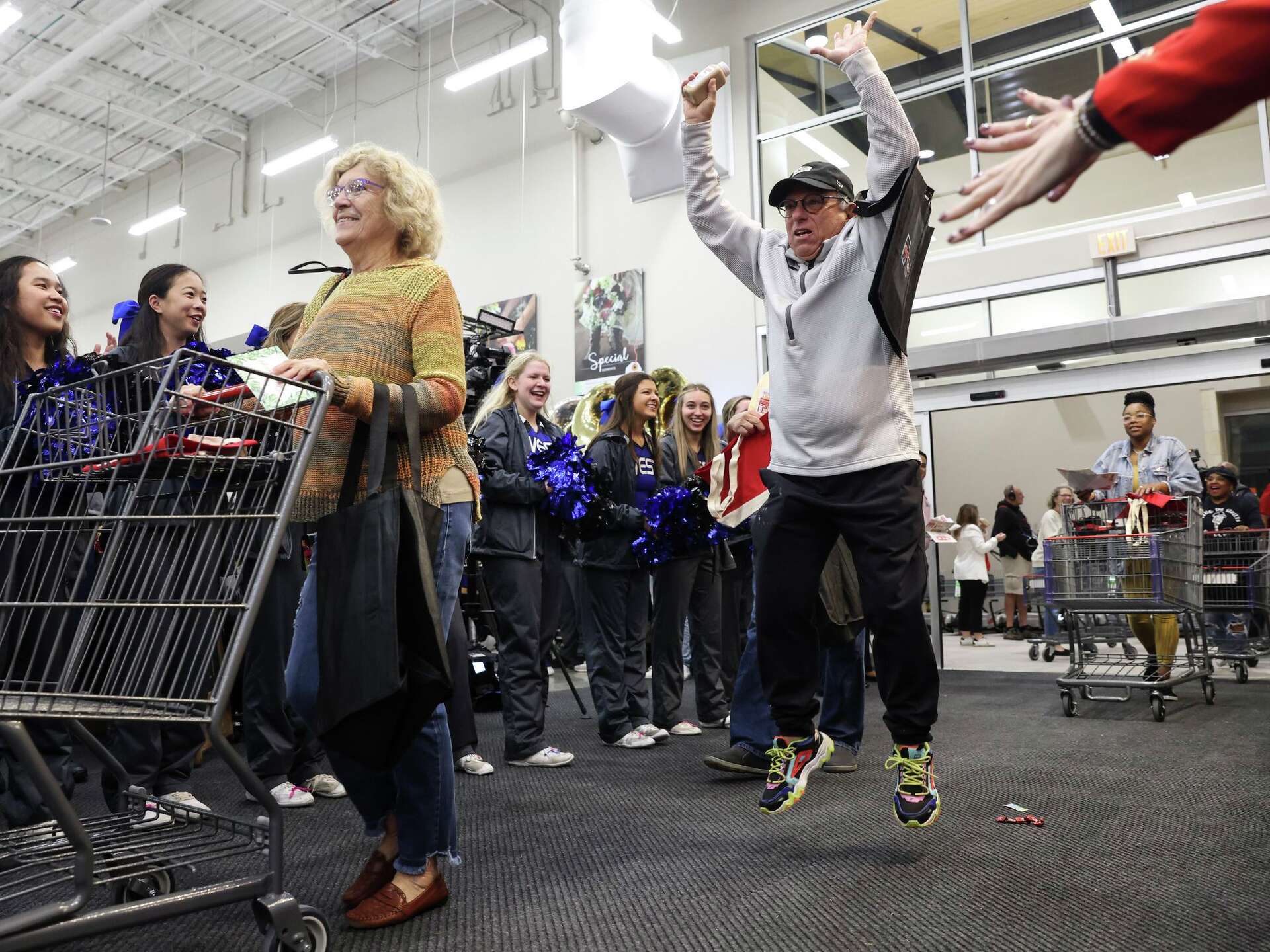 Plano's first H-E-B grocery store opens to a line of shoppers