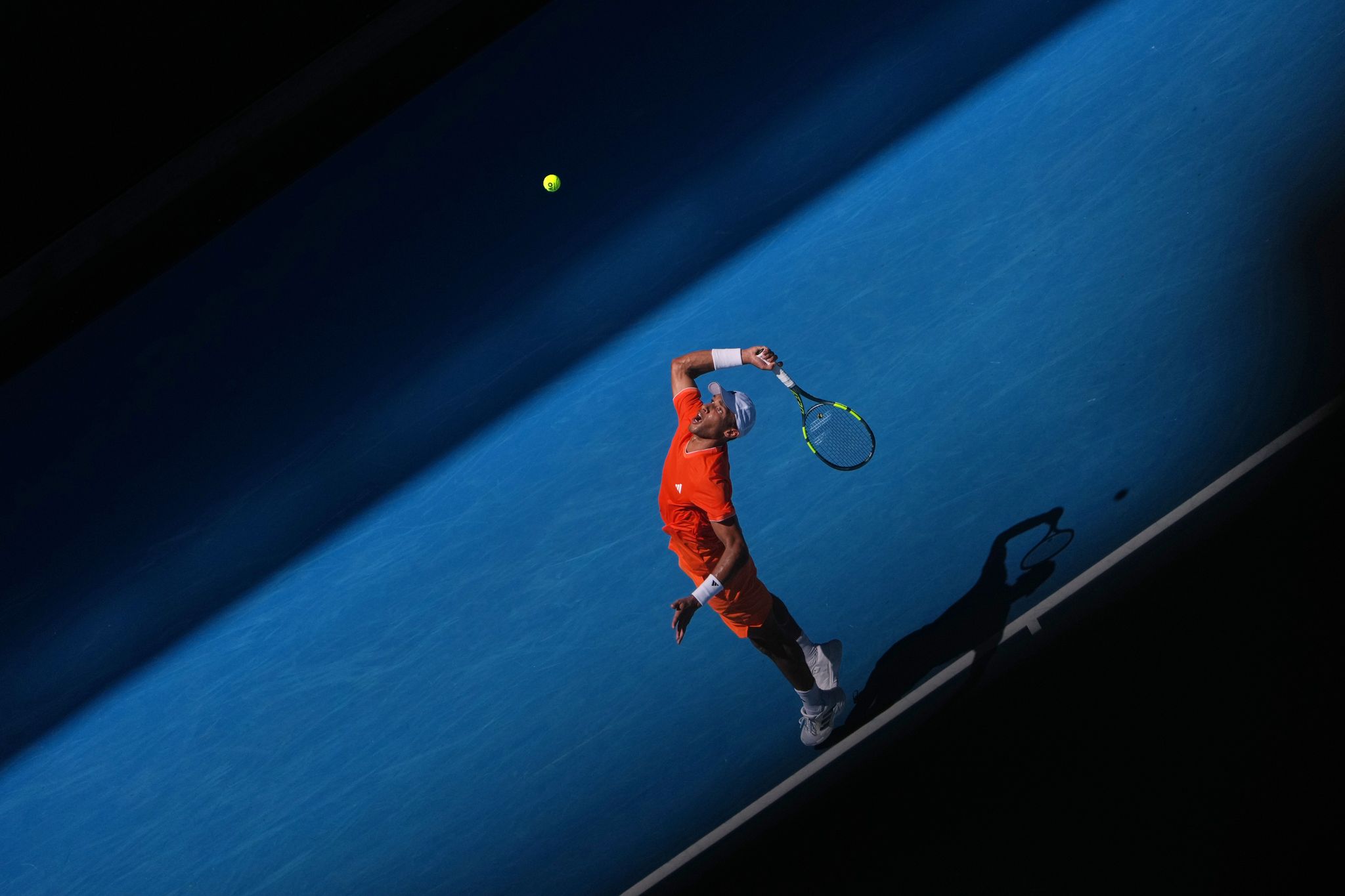 Australian Open photos show shafts of light at Melbourne Park