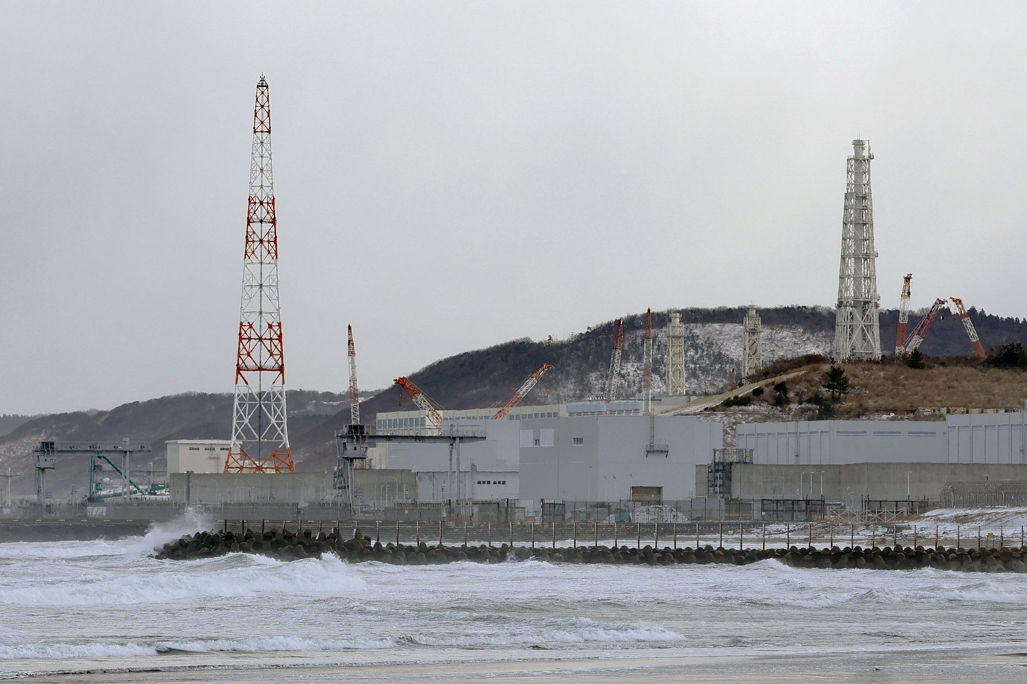 Nuclear reactor owned by Fukushima plant operator TEPCO suspends hours ...