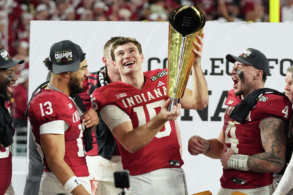 NFL Scouting Combine: quarterbacks, wide receivers work out Saturday