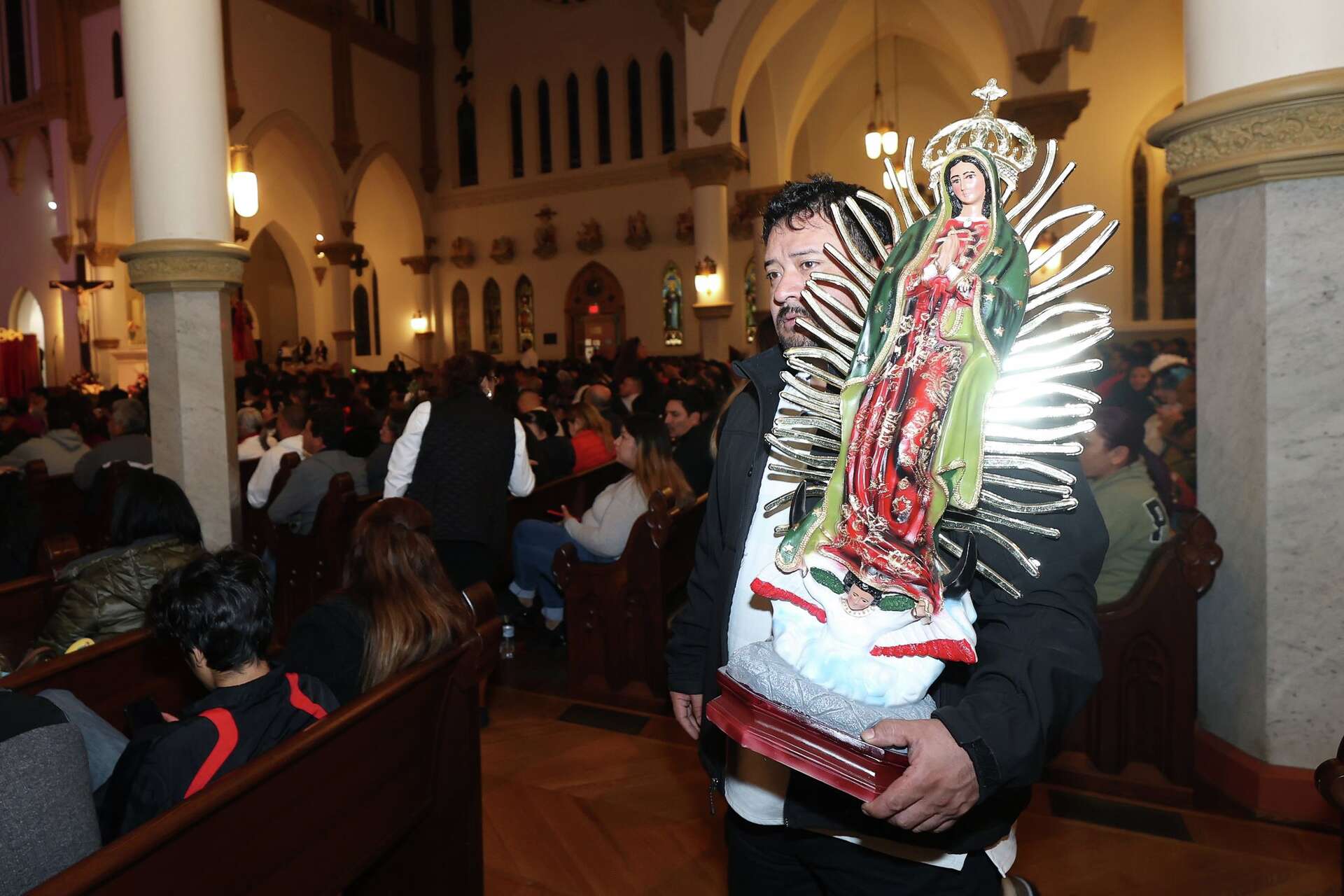 La Catedral de la Virgen de Guadalupe en Dallas celebra ser designada ...
