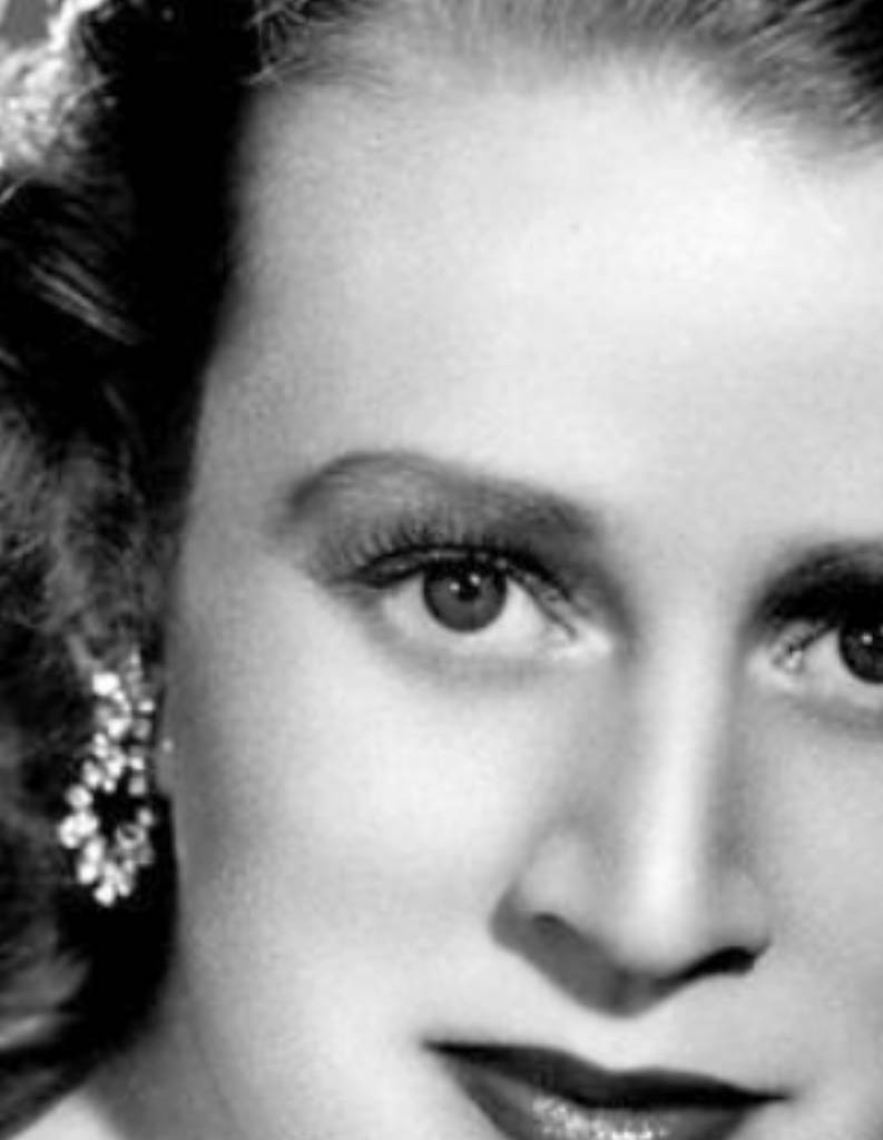 Rosalind Phillips's Instagram, Twitter & Facebook on IDCrawl