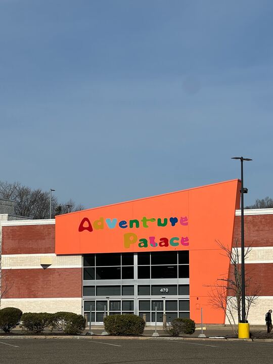 Meriden Mall bets on indoor playground to keep shoppers coming