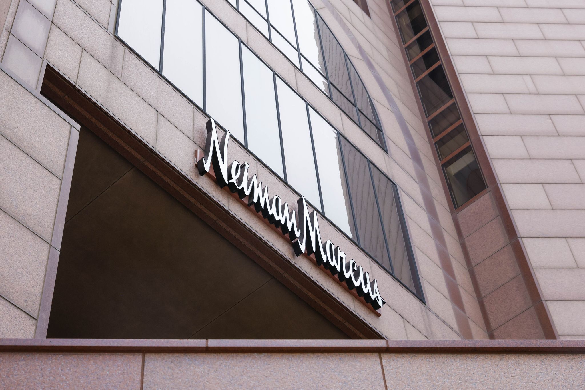 Saks shutters Neiman Marcus' Dallas headquarters office