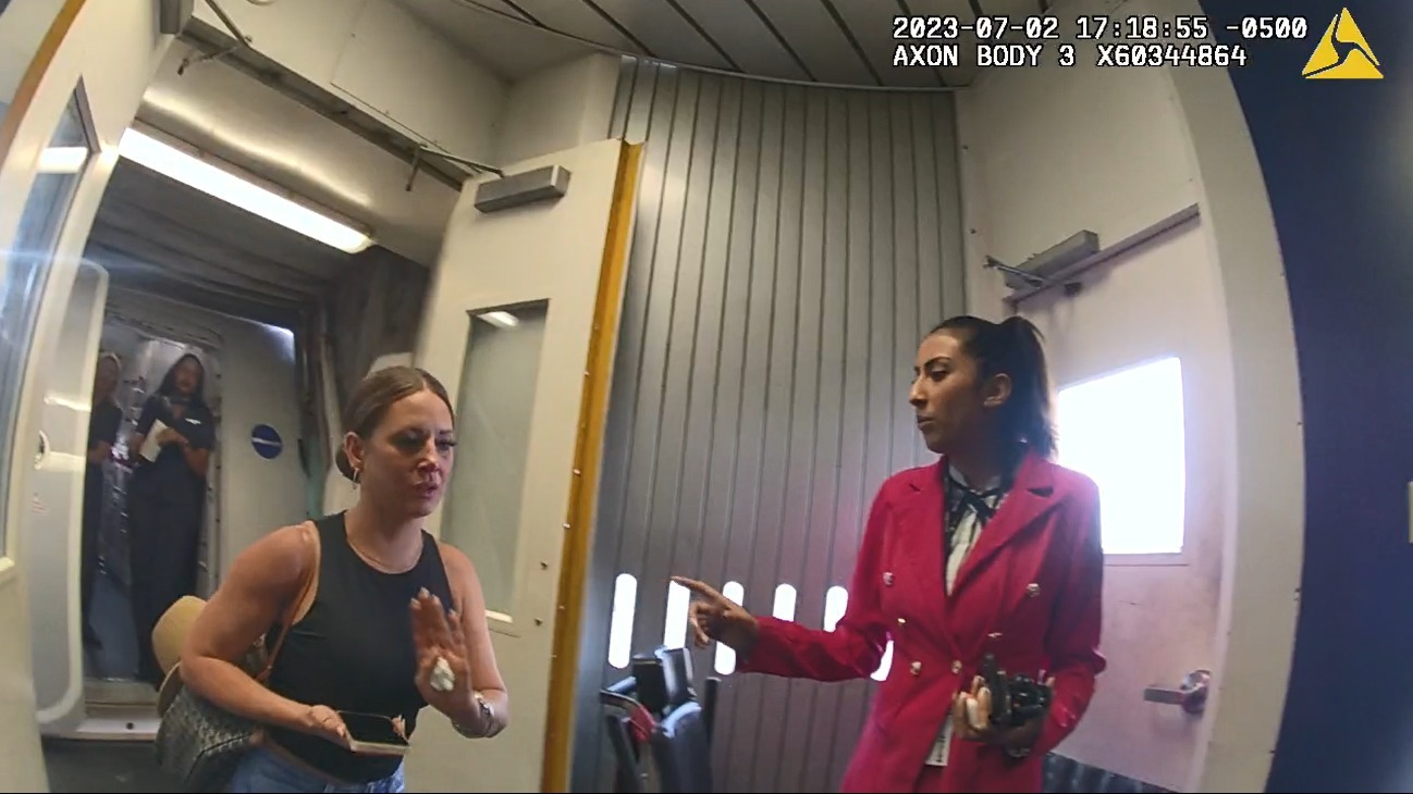 Who is Tiffany Gomas? The 'not real' viral woman on a D-FW flight