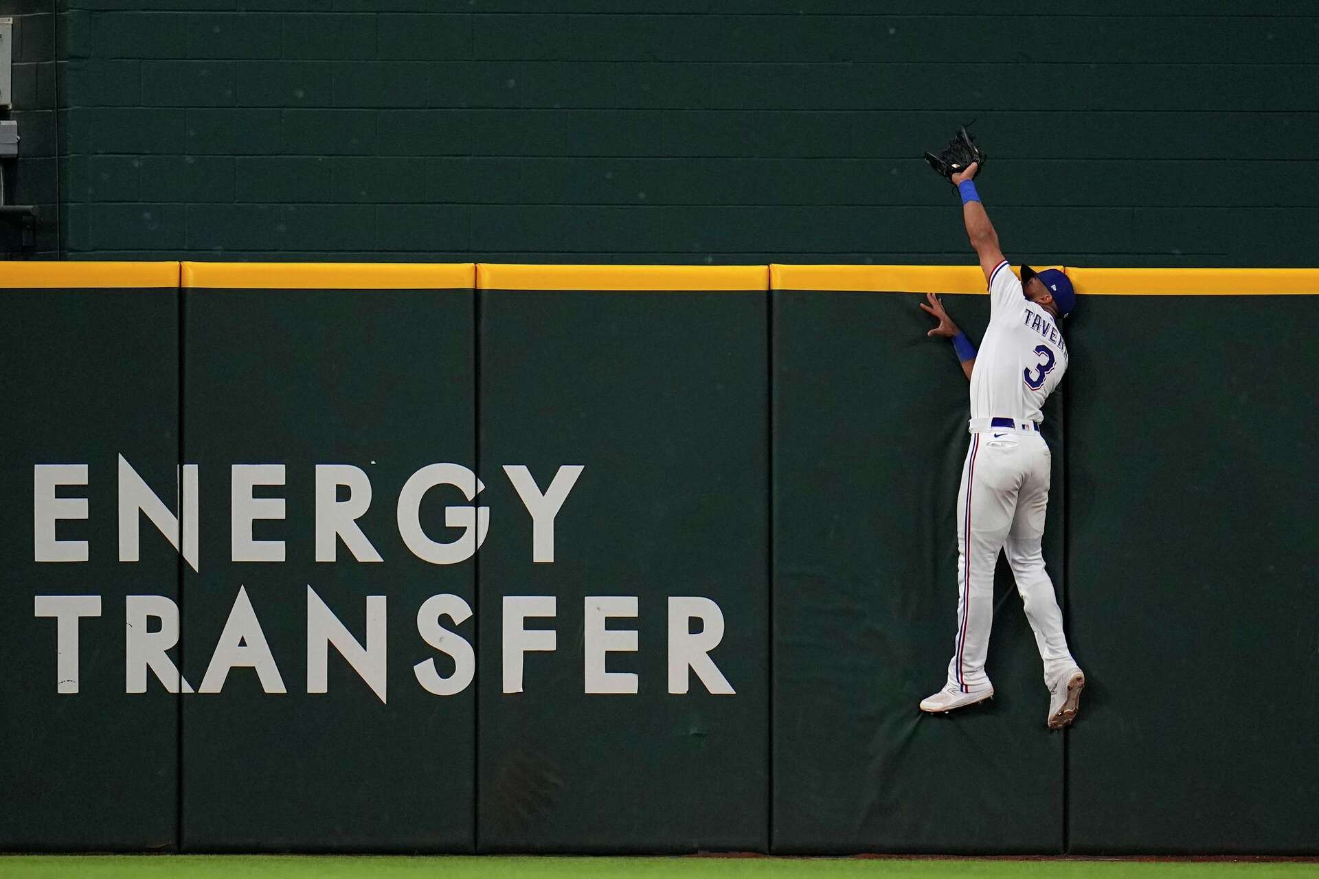 Watch: Rangers' Leody Taveras robs Yordan Alvarez of home run