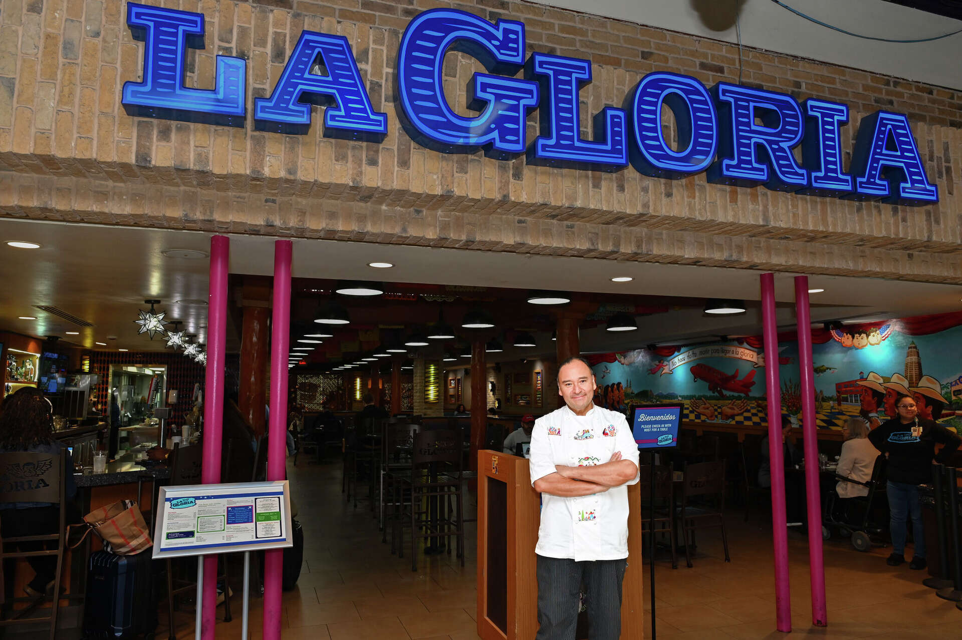 San Antonio chefs team up to take control of their airport brands