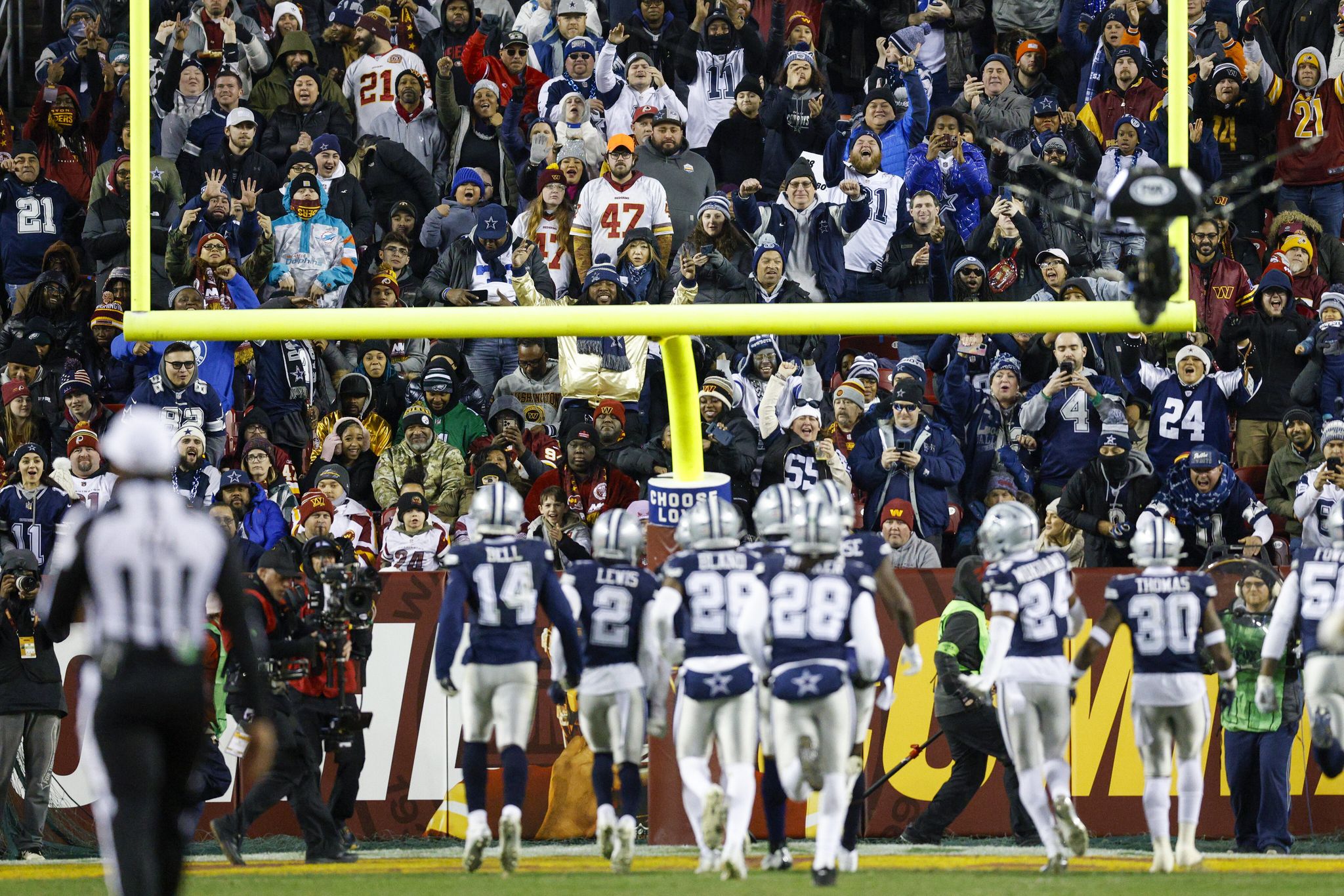 Texas woman captures husband's reactions to Dallas Cowboys in video
