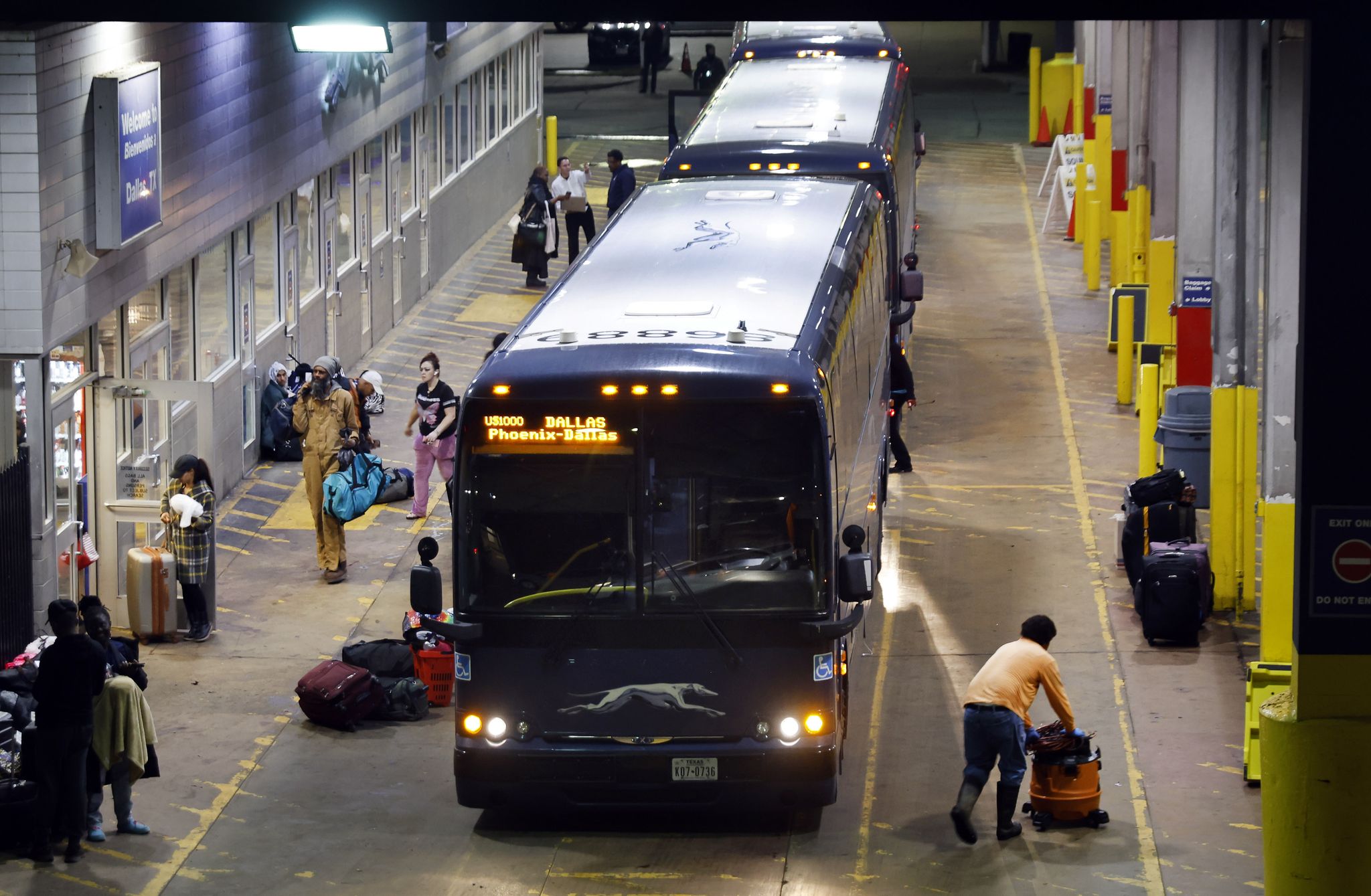 Greyhound to eye service expansion in new Dallas location, CEO says