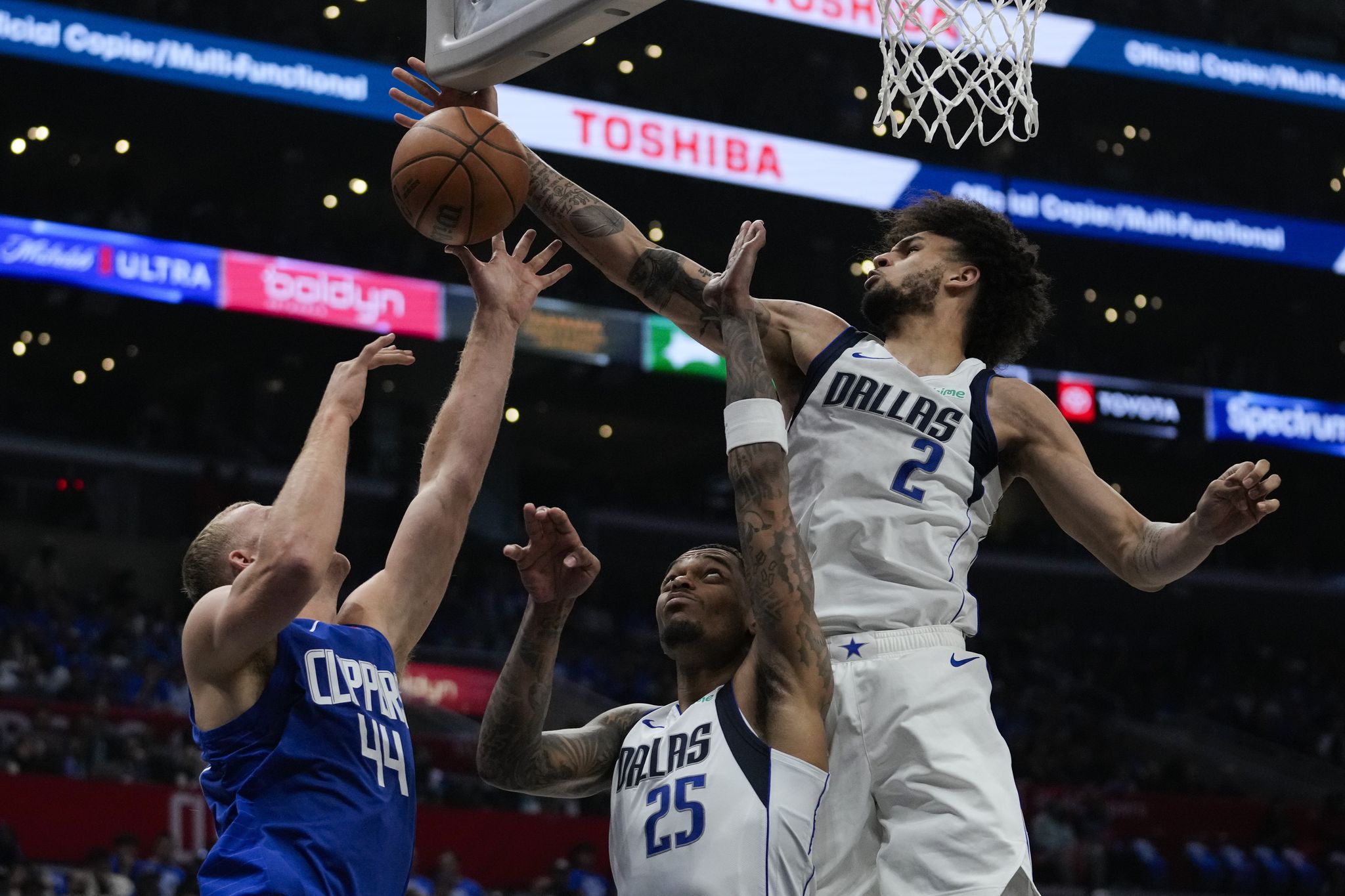 Mavs' P.J. Washington out, Dereck Lively II doubtful vs. Bulls