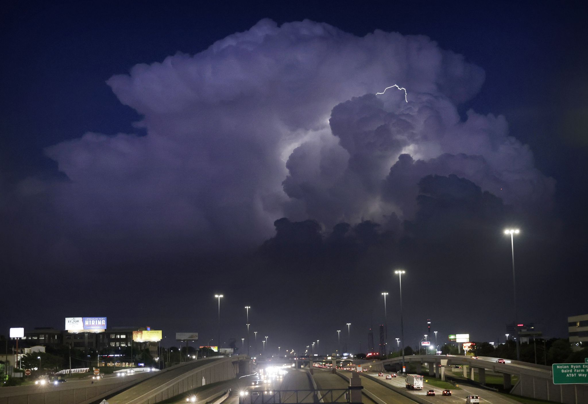 Easter weekend weather: Severe storms with hail, high winds in Dallas