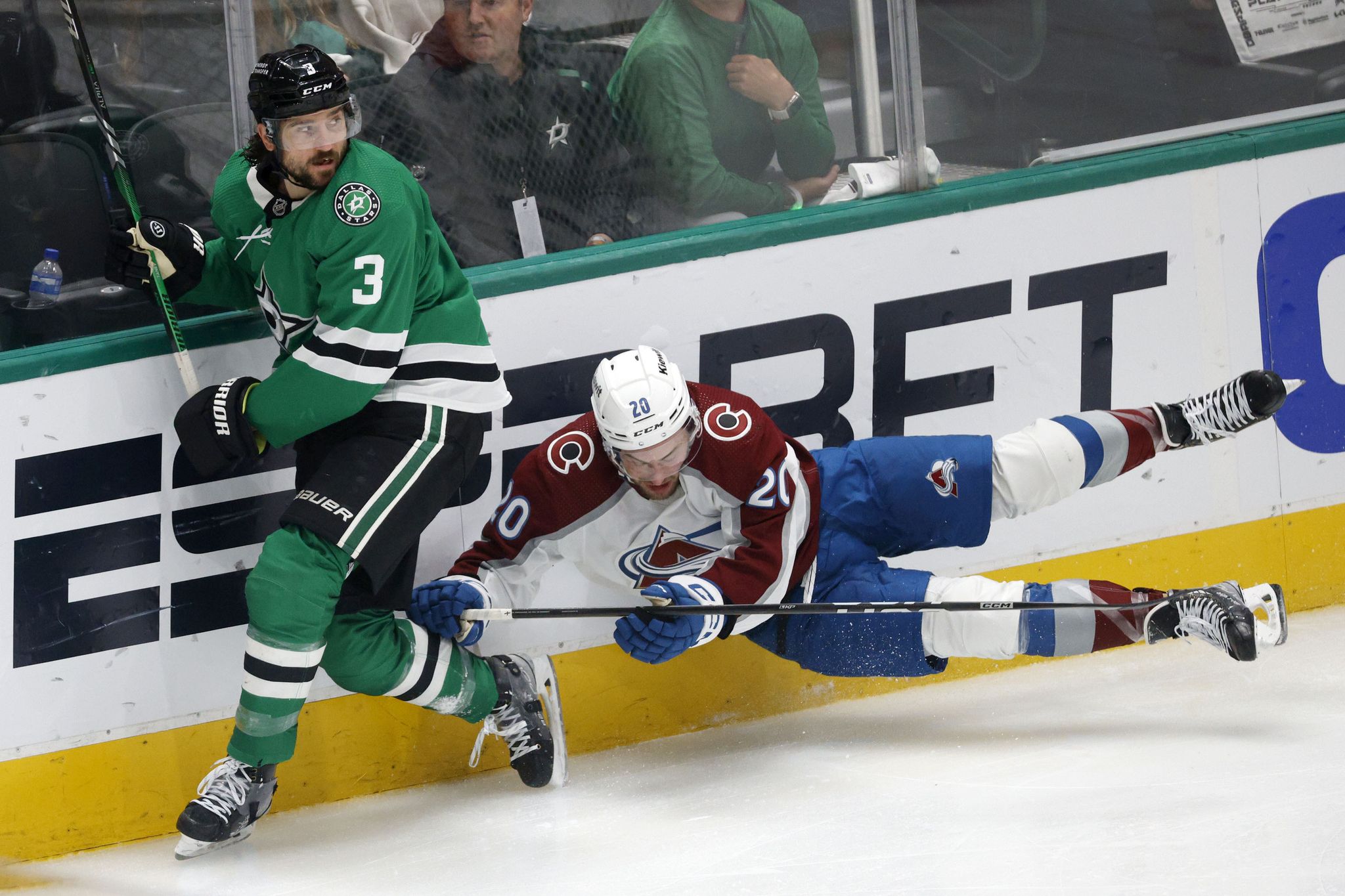 Stars' Chris Tanev has tooth pulled mid-game, returns to action