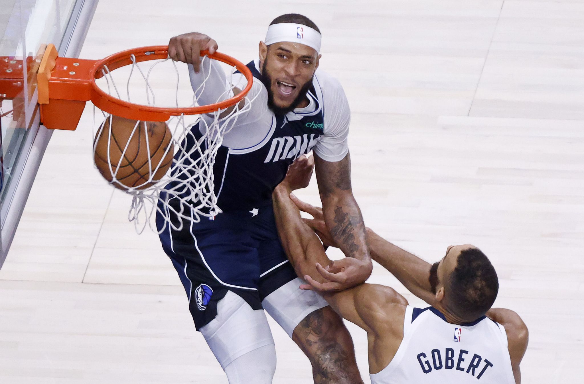 Full coverage: Mavericks take 3-0 series lead in Western Conference ...