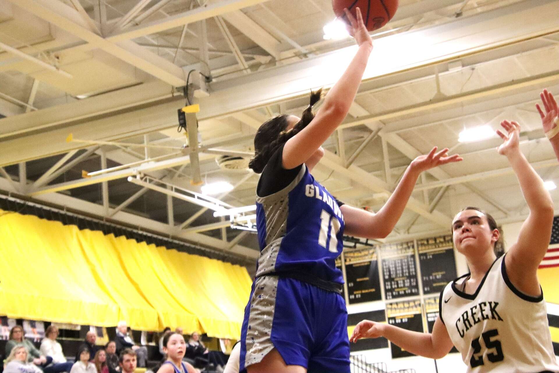 Lancers run off 19 straight, pull away from Gladwin