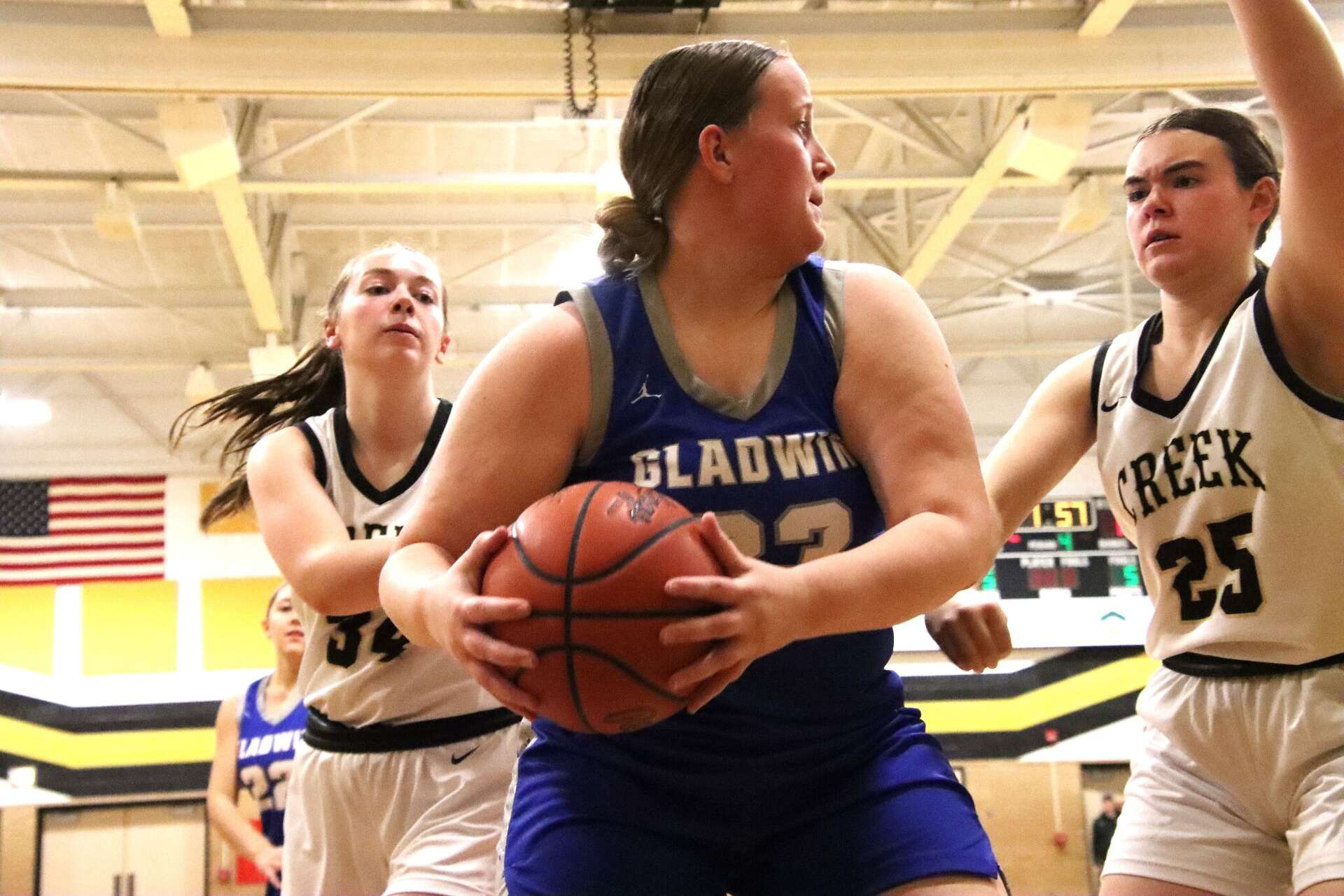 Lancers run off 19 straight, pull away from Gladwin