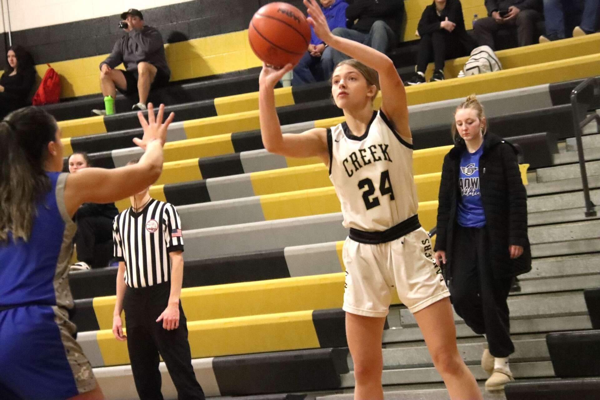 Lancers run off 19 straight, pull away from Gladwin