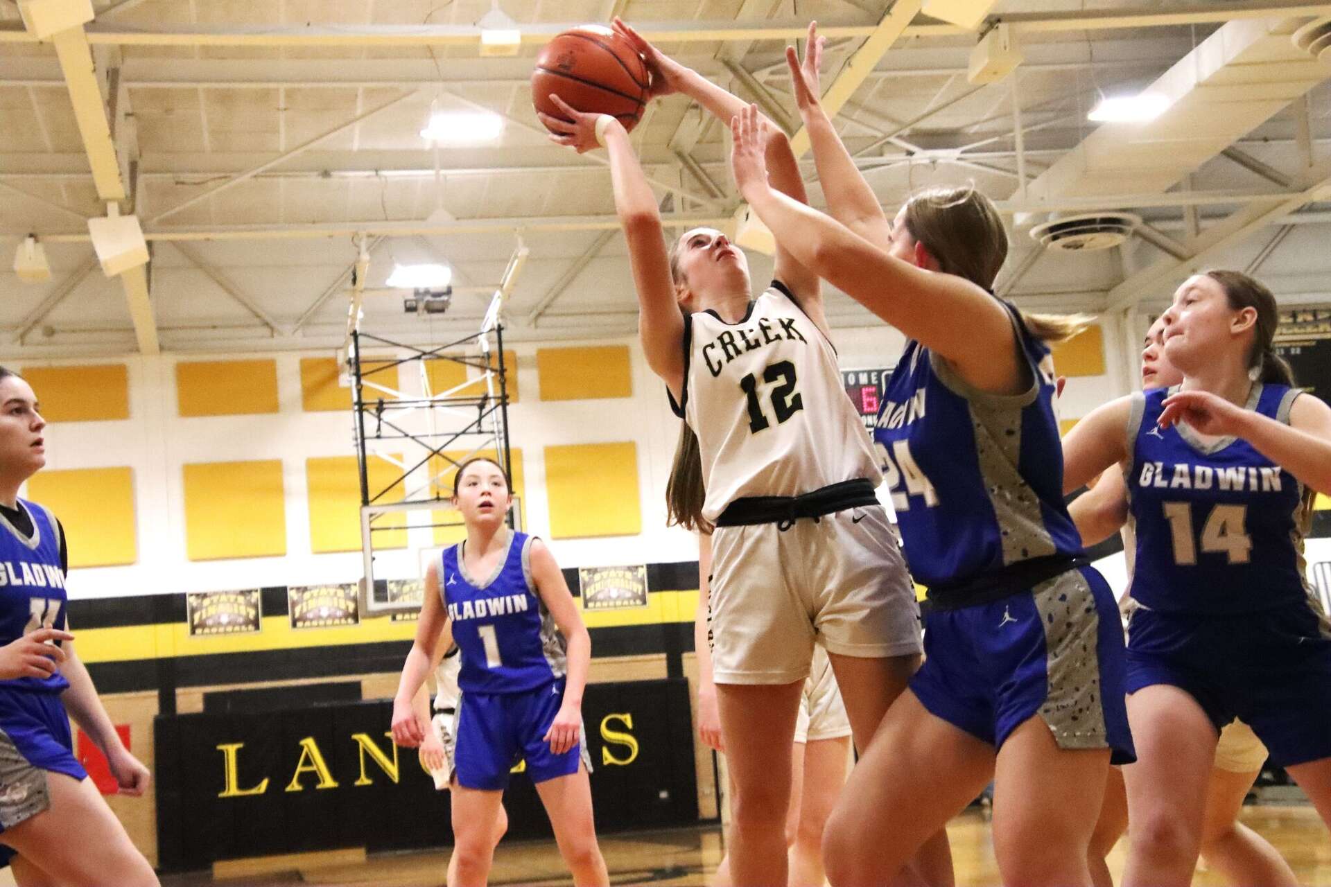 Lancers run off 19 straight, pull away from Gladwin