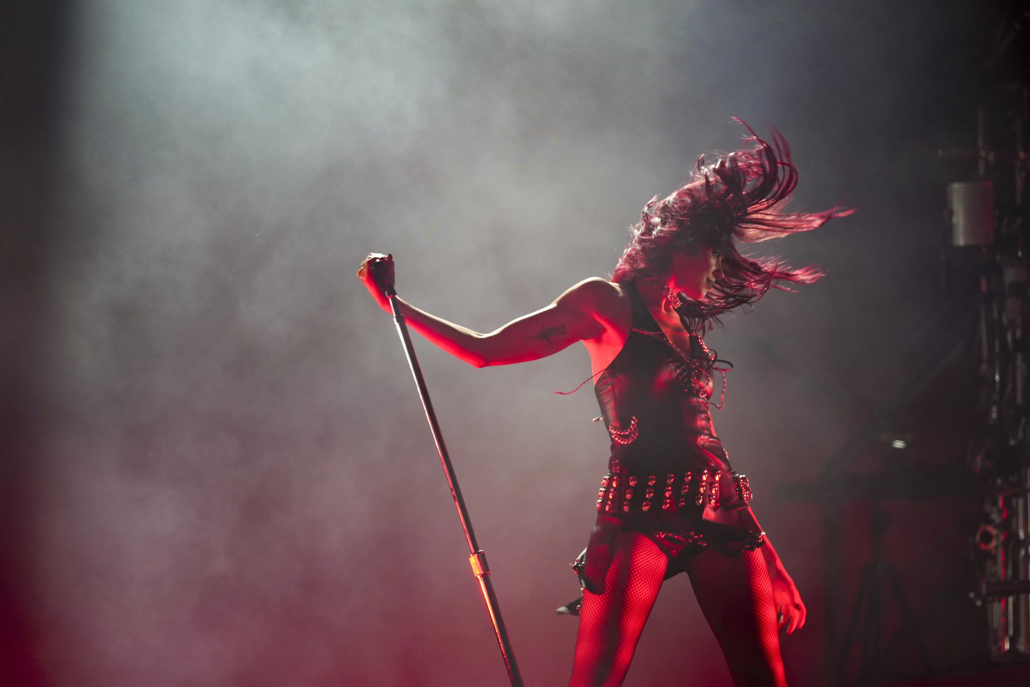 Fher de Maná canta una canción del nuevo álbum en vivo de Dua Lipa