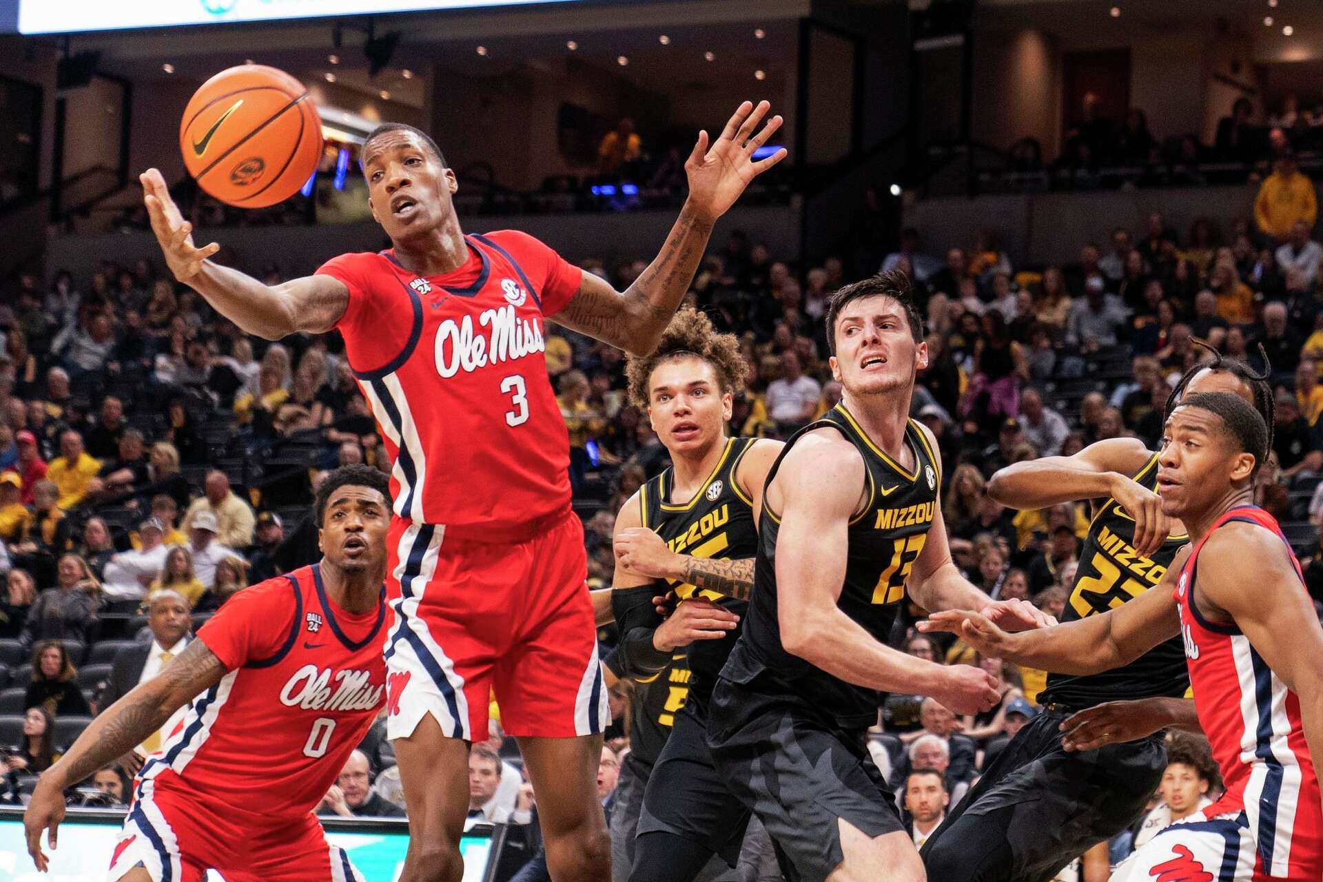 Dallas Mavericks sign 7-5 Ole Miss center Jamarion Sharp