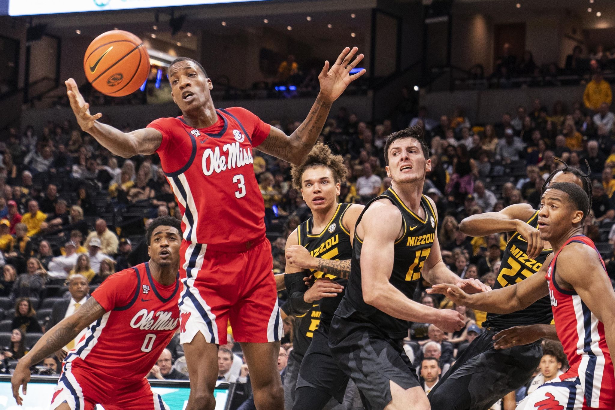Dallas Mavericks sign 7-5 Ole Miss center Jamarion Sharp