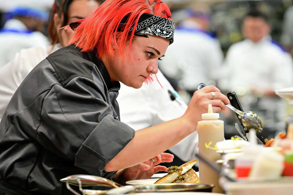 Meet 'Hell's Kitchen' winner and James Beard semifinalist Ellie Parker