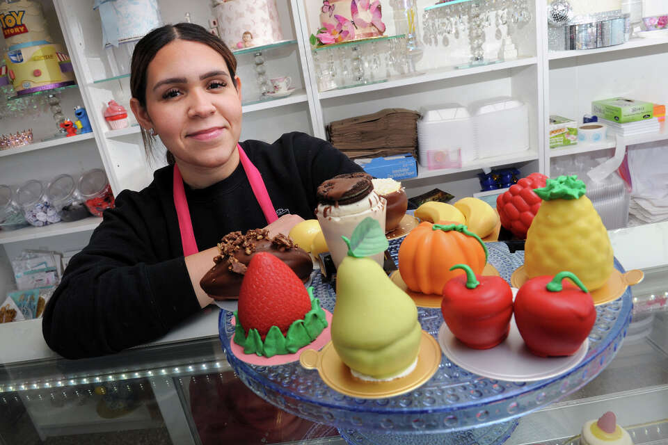A Connecticut bakery is serving up viral, realistic fruit pastries