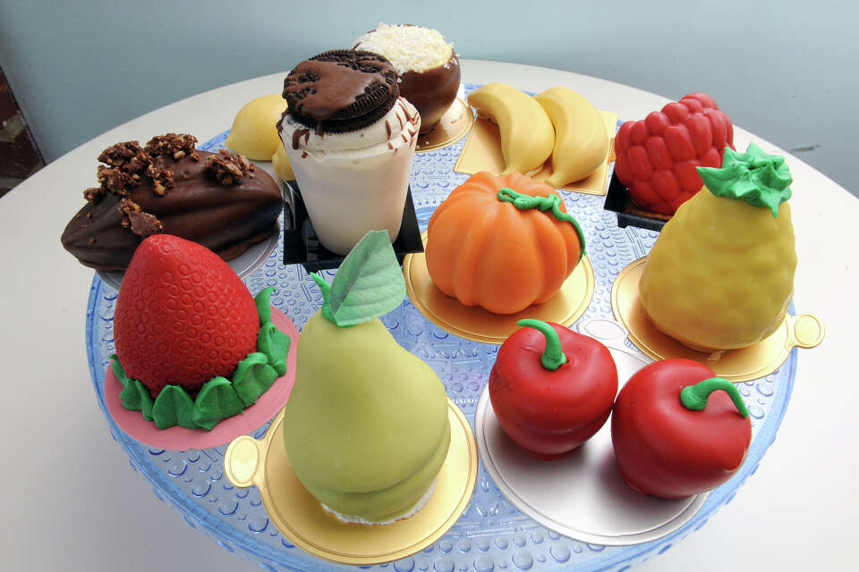 A Connecticut bakery is serving up viral, realistic fruit pastries