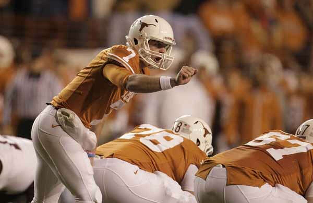 Longhorns' Gilbert elects to transfer