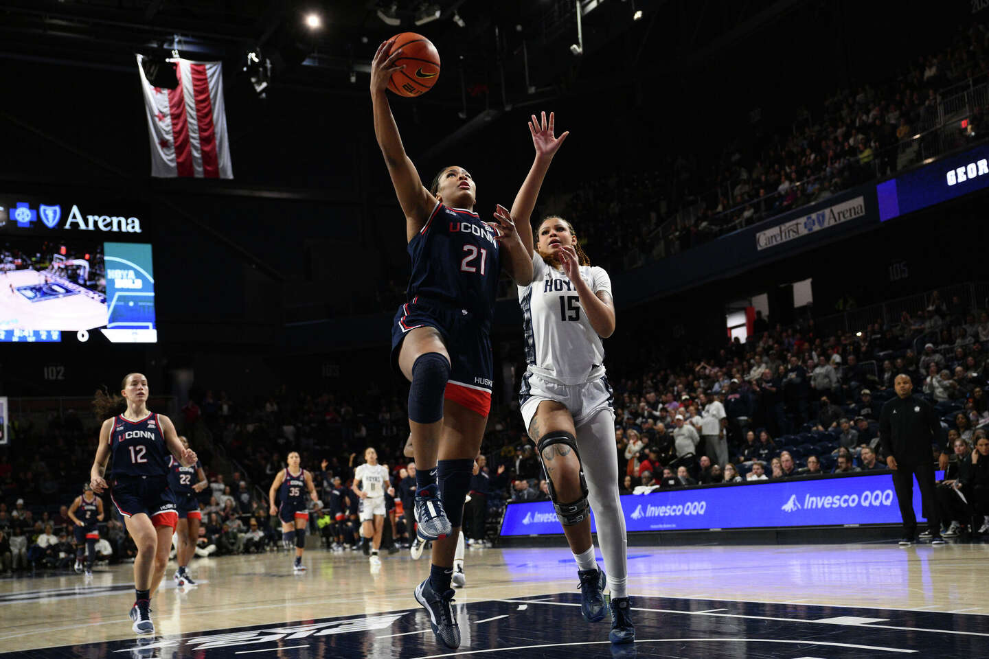 UConn women's basketball easily defeats Georgetown
