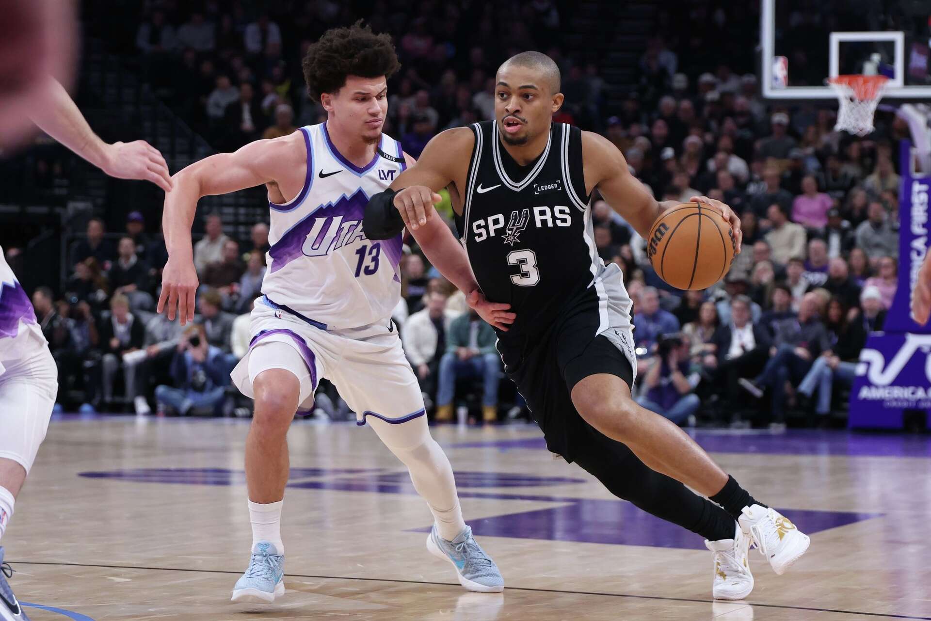 De'Aaron Fox plays like an All-Star in shooting Spurs past Jazz