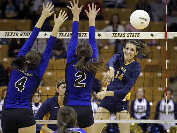 Poth advances to finals