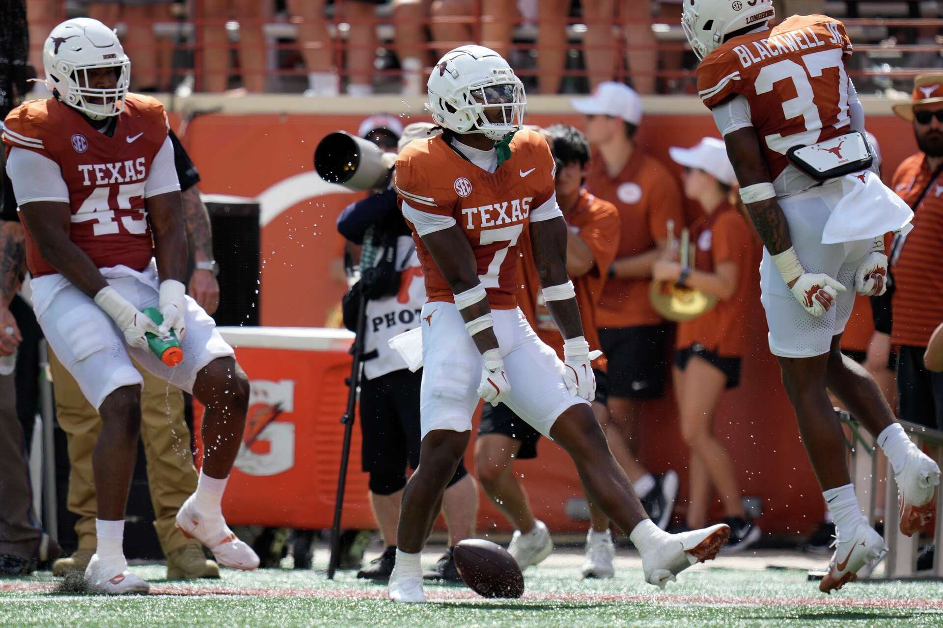 Turnover sword? Texas draws inspiration from Arizona for tradition