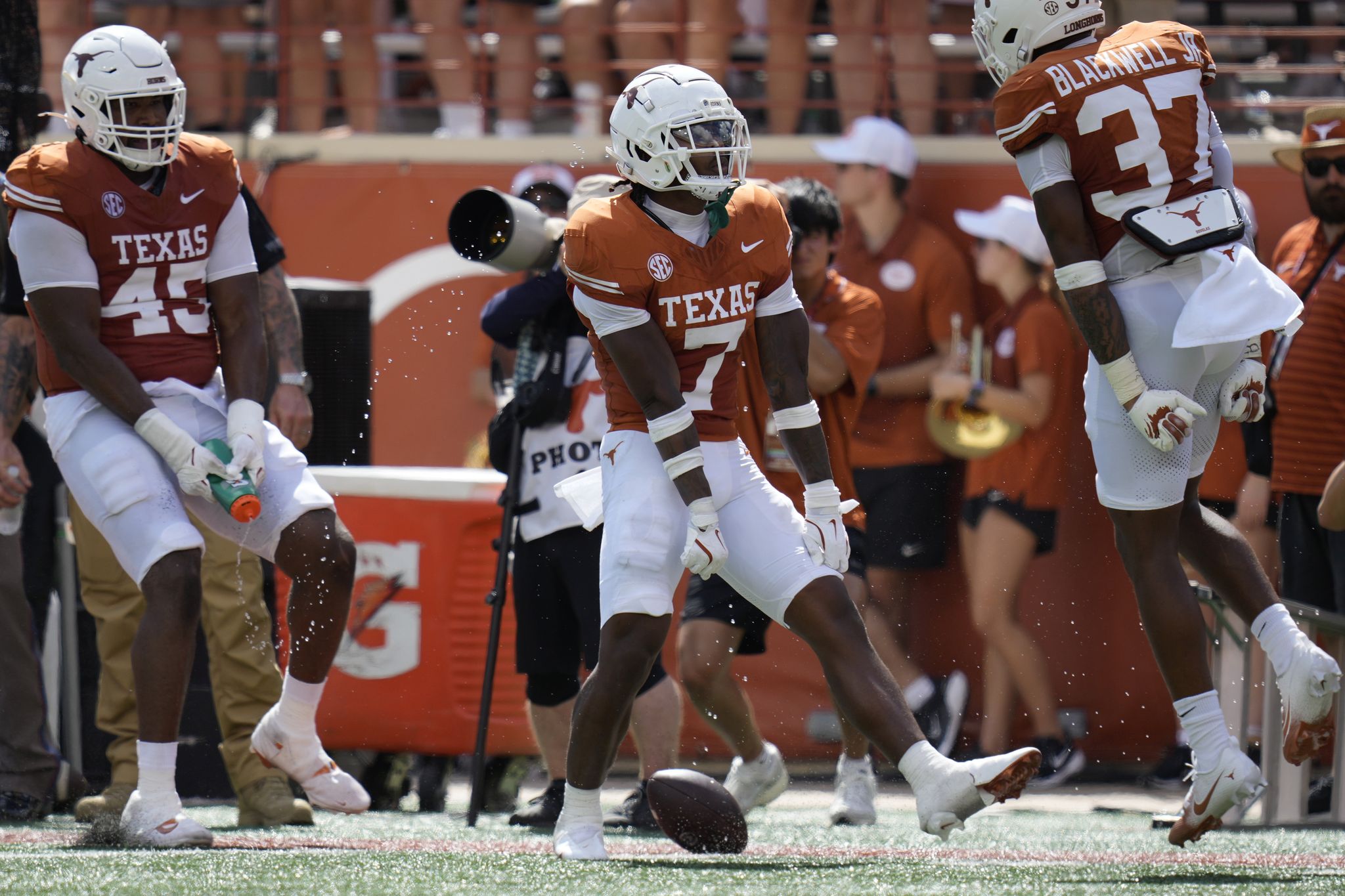 Turnover sword? Texas draws inspiration from Arizona for tradition