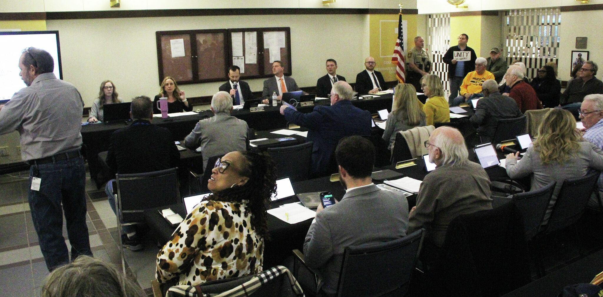 Aston Villa beats Newcastle to keep pressure Arsenal and Man City at ...