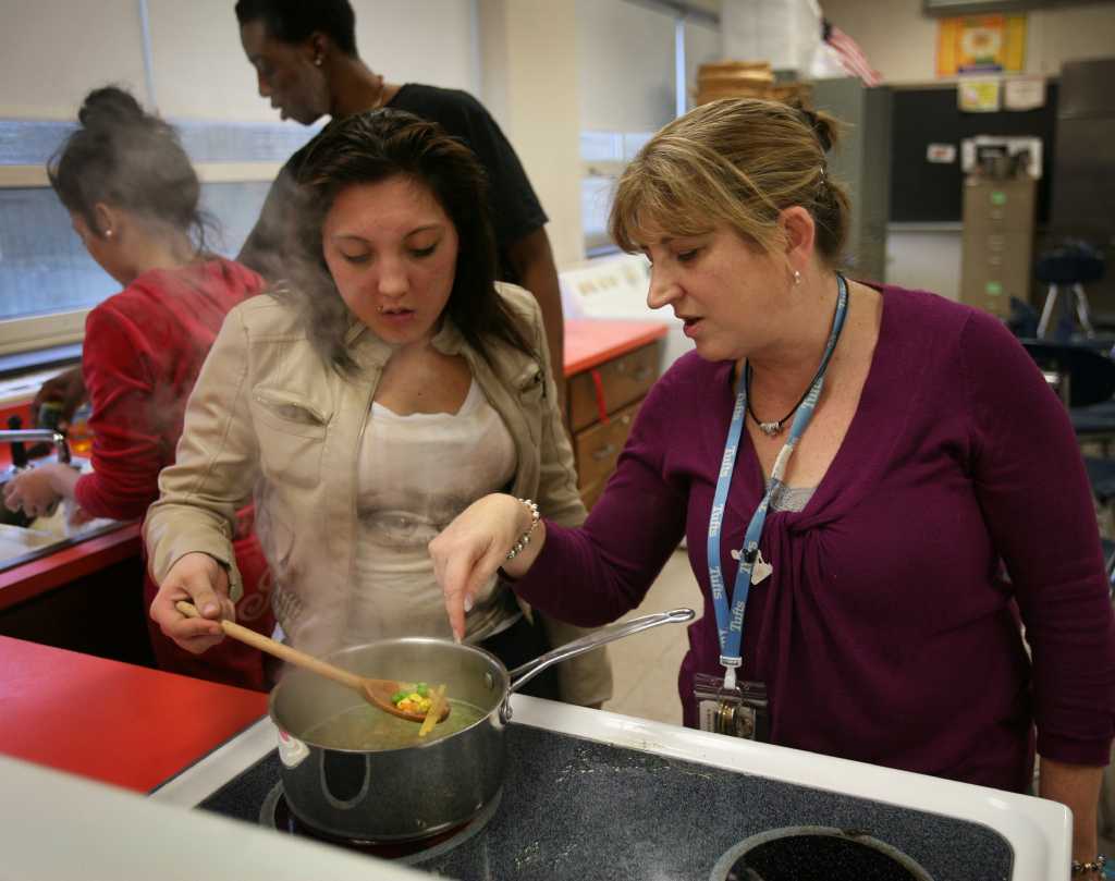 Foods instructor: Technology changes the way students learn to slice ...