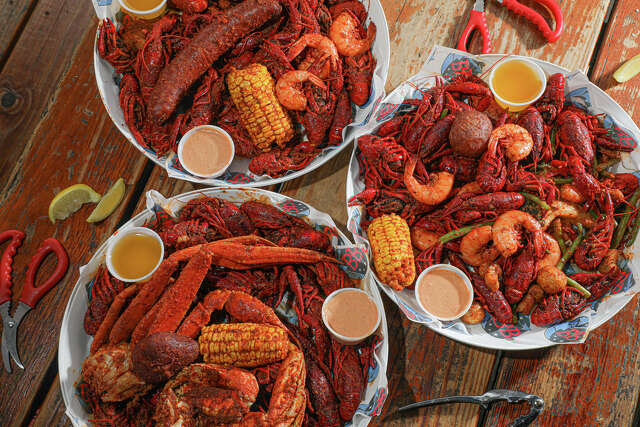 When does Texas crawfish season end in 2026?
