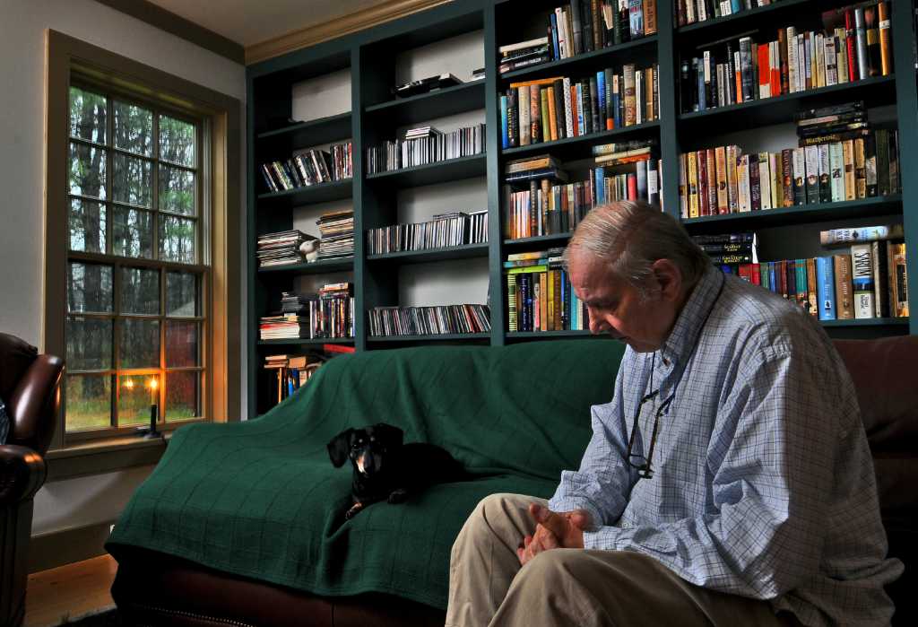 Battling chronic pain, retired anchor Ed Dague toughs out a memoir