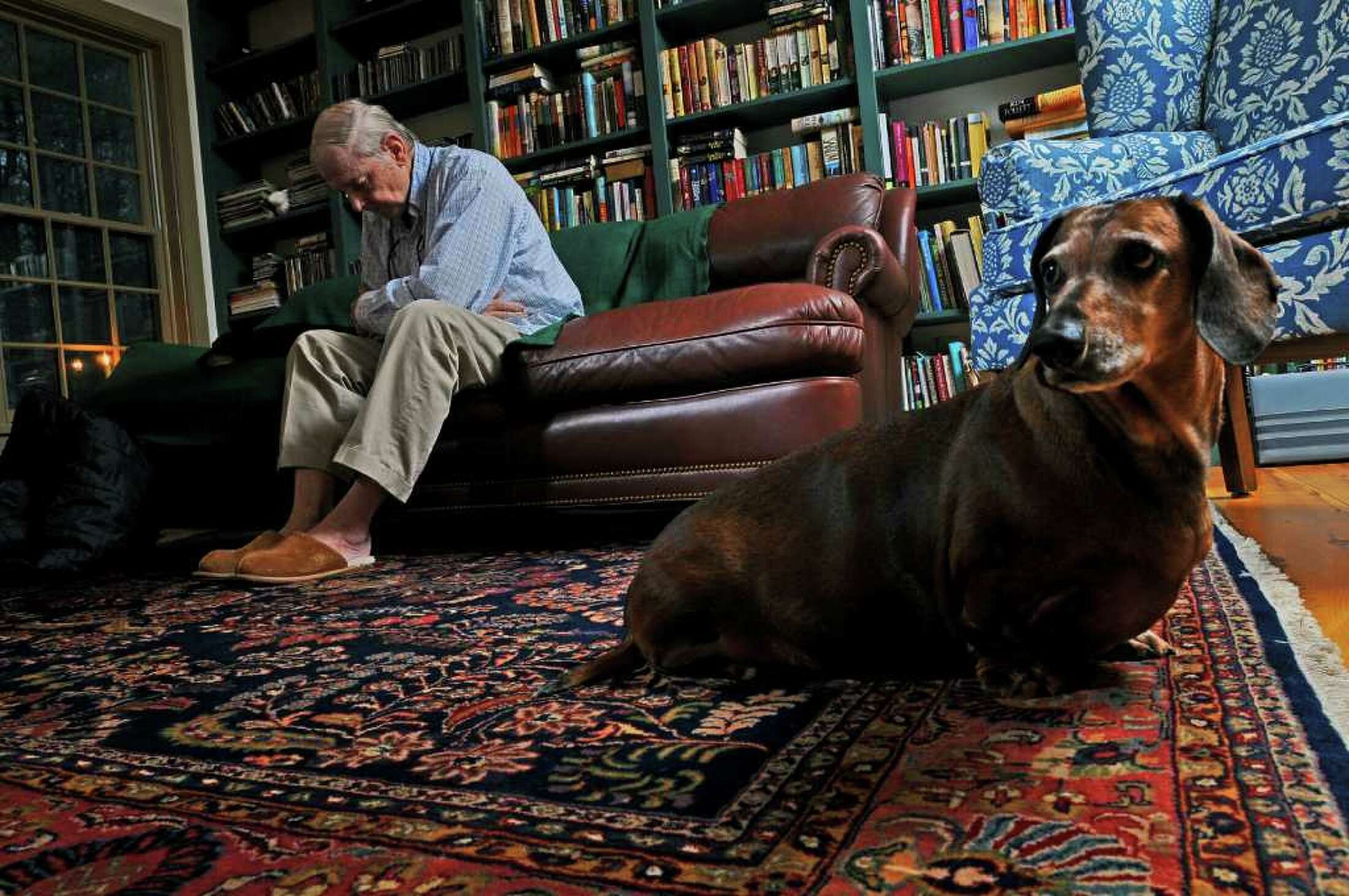 Battling chronic pain, retired anchor Ed Dague toughs out a memoir