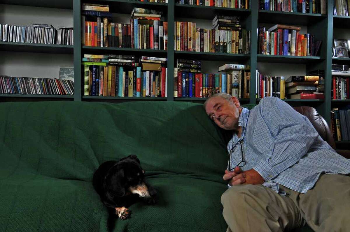 Battling chronic pain, retired anchor Ed Dague toughs out a memoir