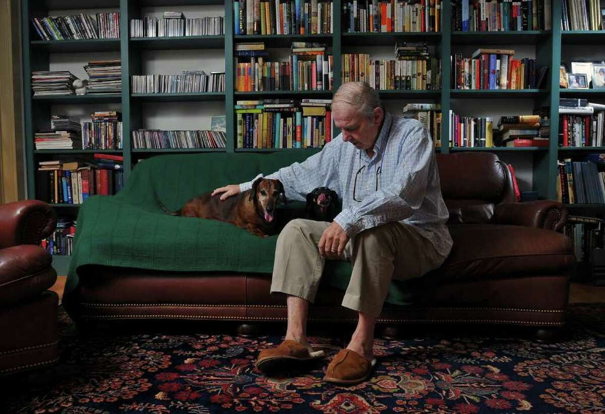 Battling chronic pain, retired anchor Ed Dague toughs out a memoir