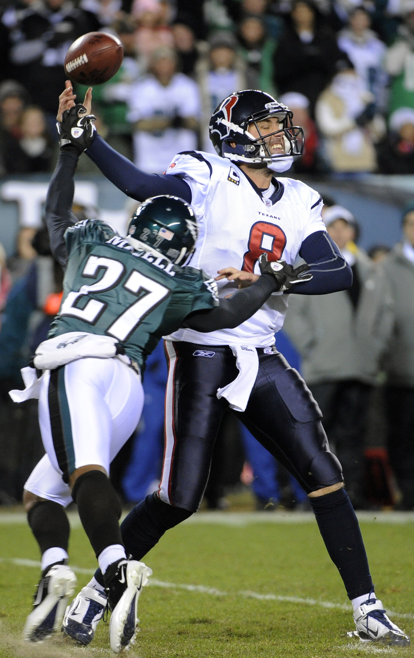 Houston folds again in fourth